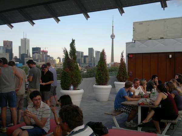 Planet Traveler Hostel - Toronto