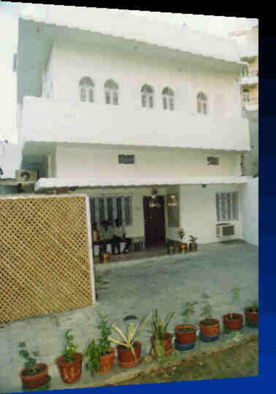 Radiant Ymca Tourist Hostel - Varanasi