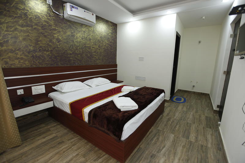 Hotel Palm Suite - Bangalore