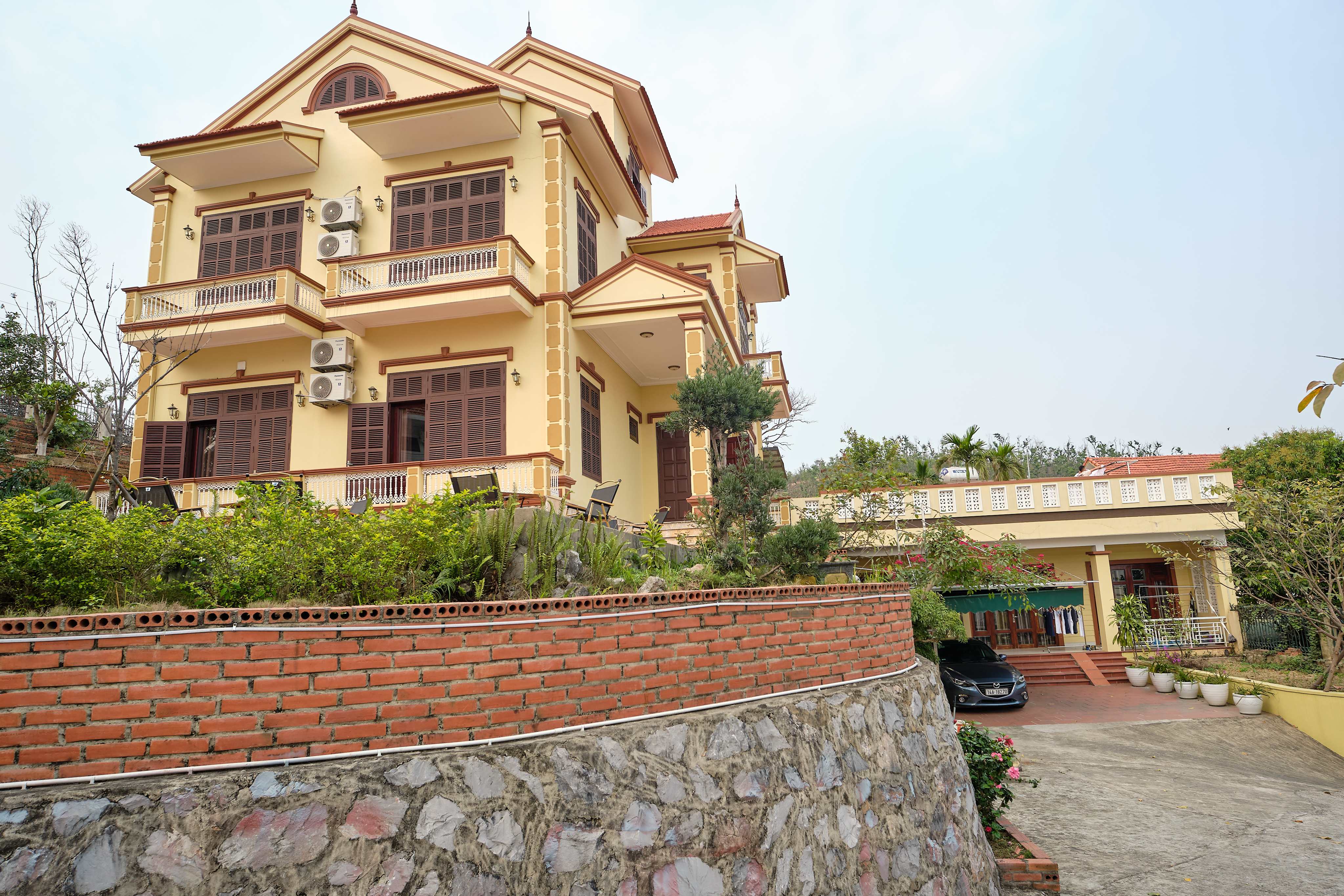 Kim's Family Hotel - Hạ Long