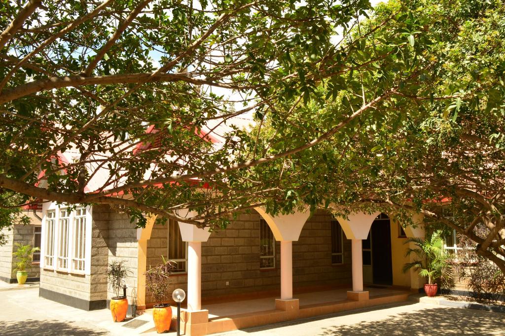 Tommy's Lounge - Nairobi