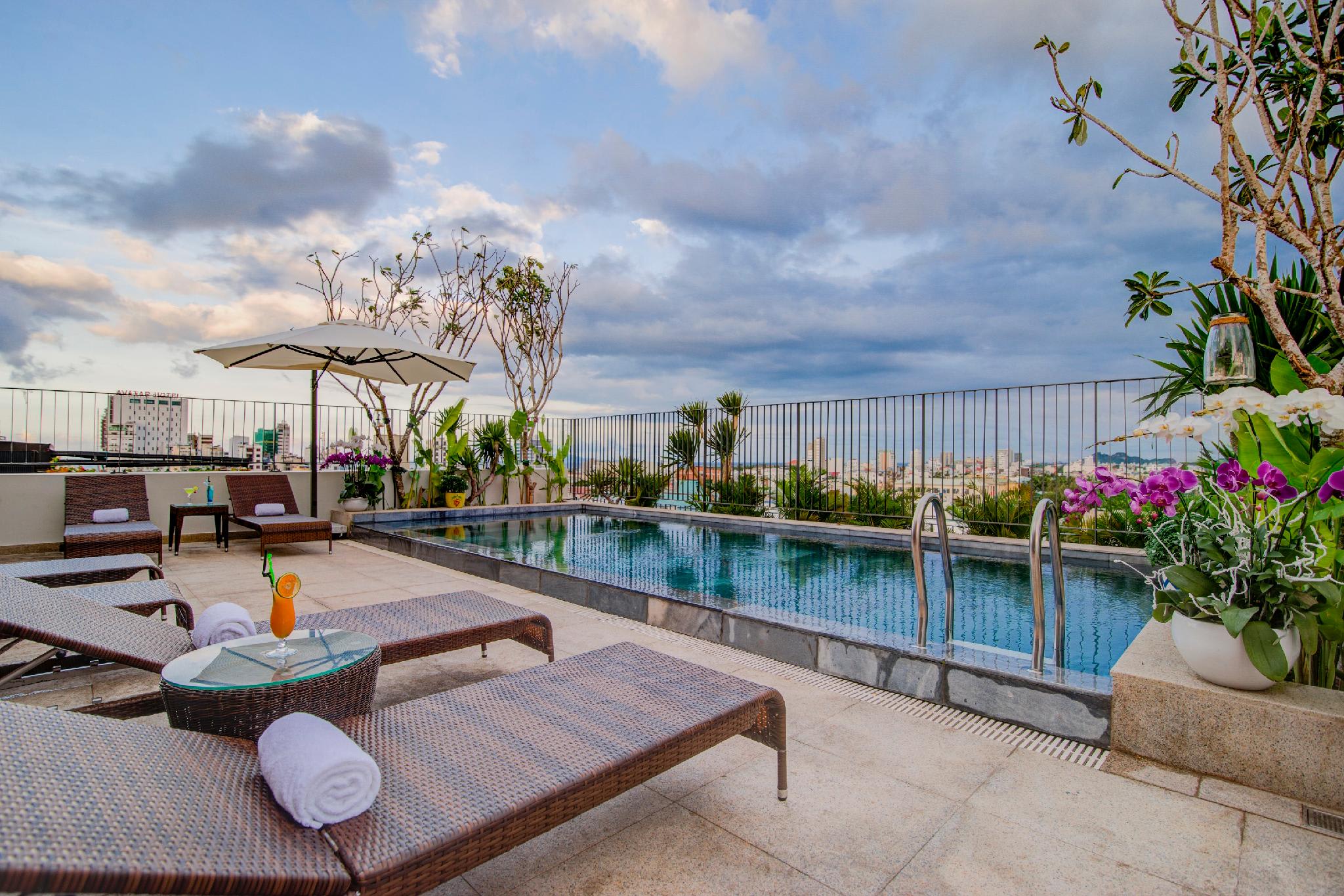 Moon Hotel & Apartment - Da Nang