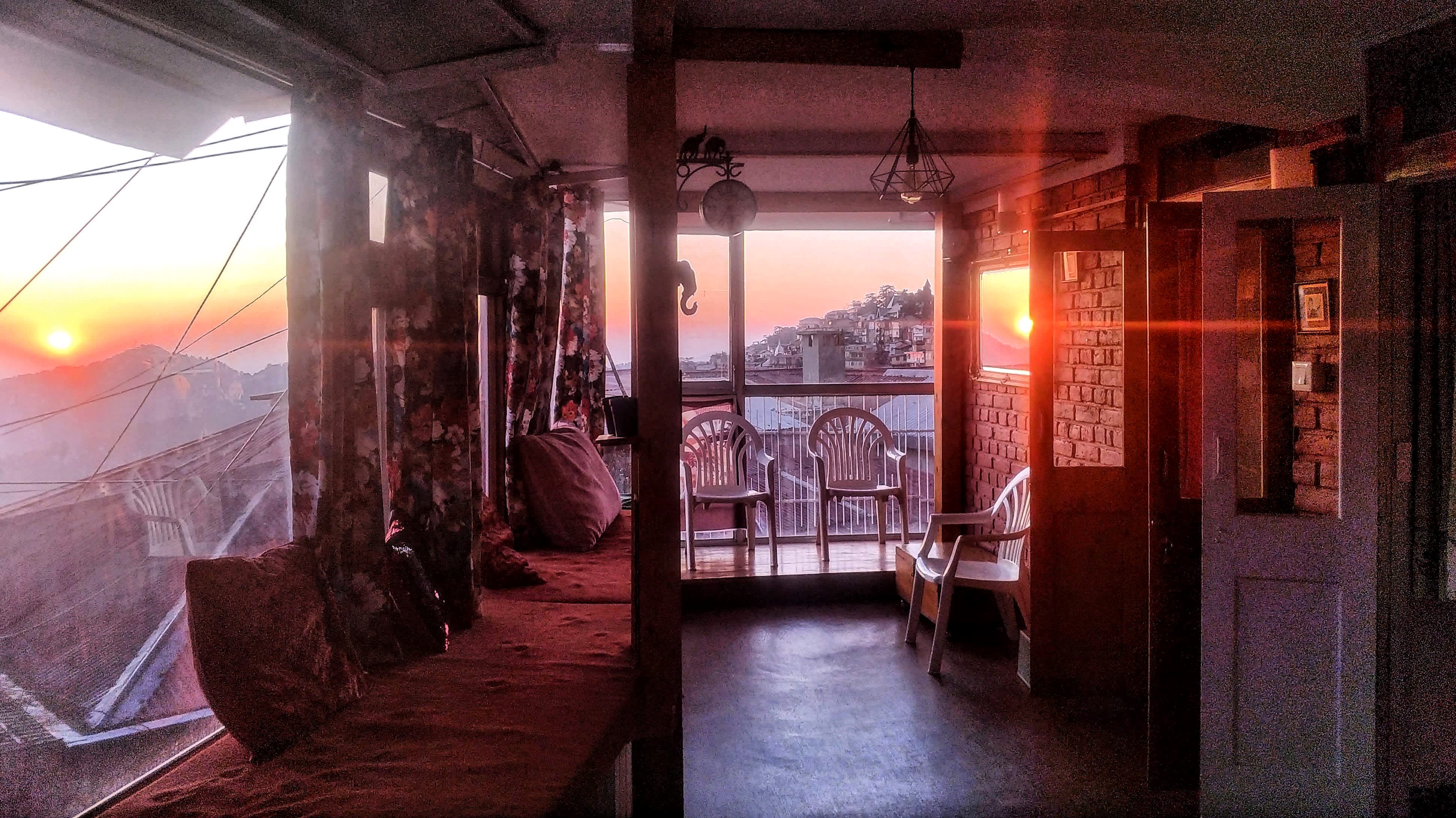 Panoramic Loft On Mall Road, With Iconic Views! - Shimla