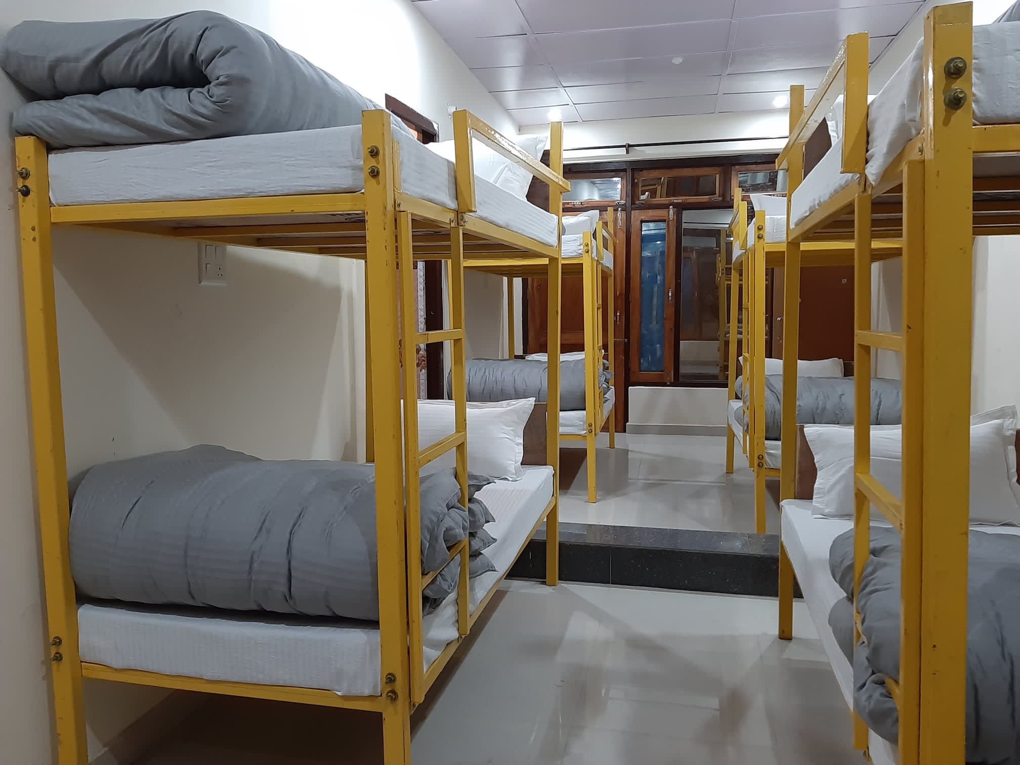 Bir Nest - Bir