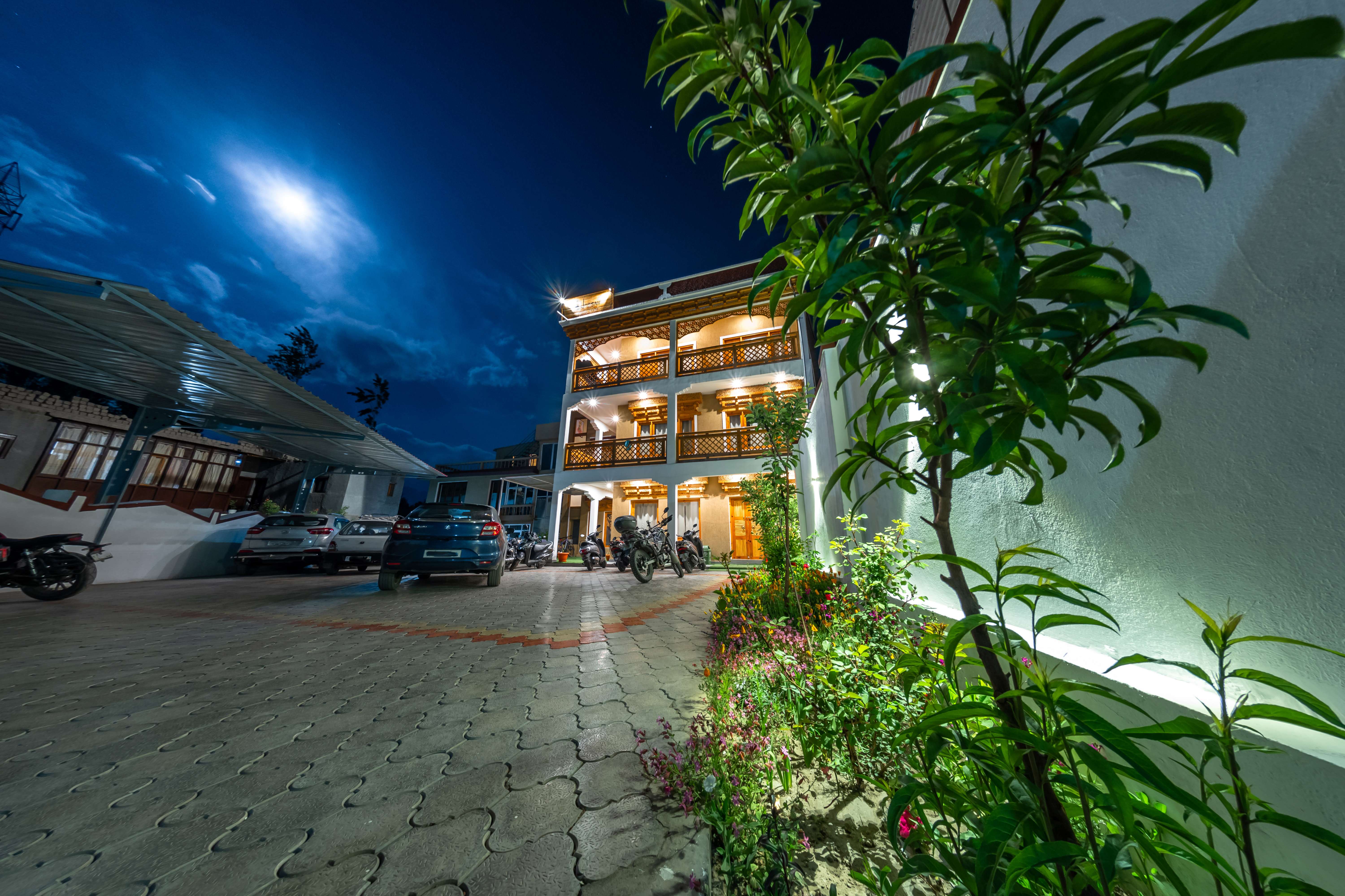 Woosah Hostel - Leh
