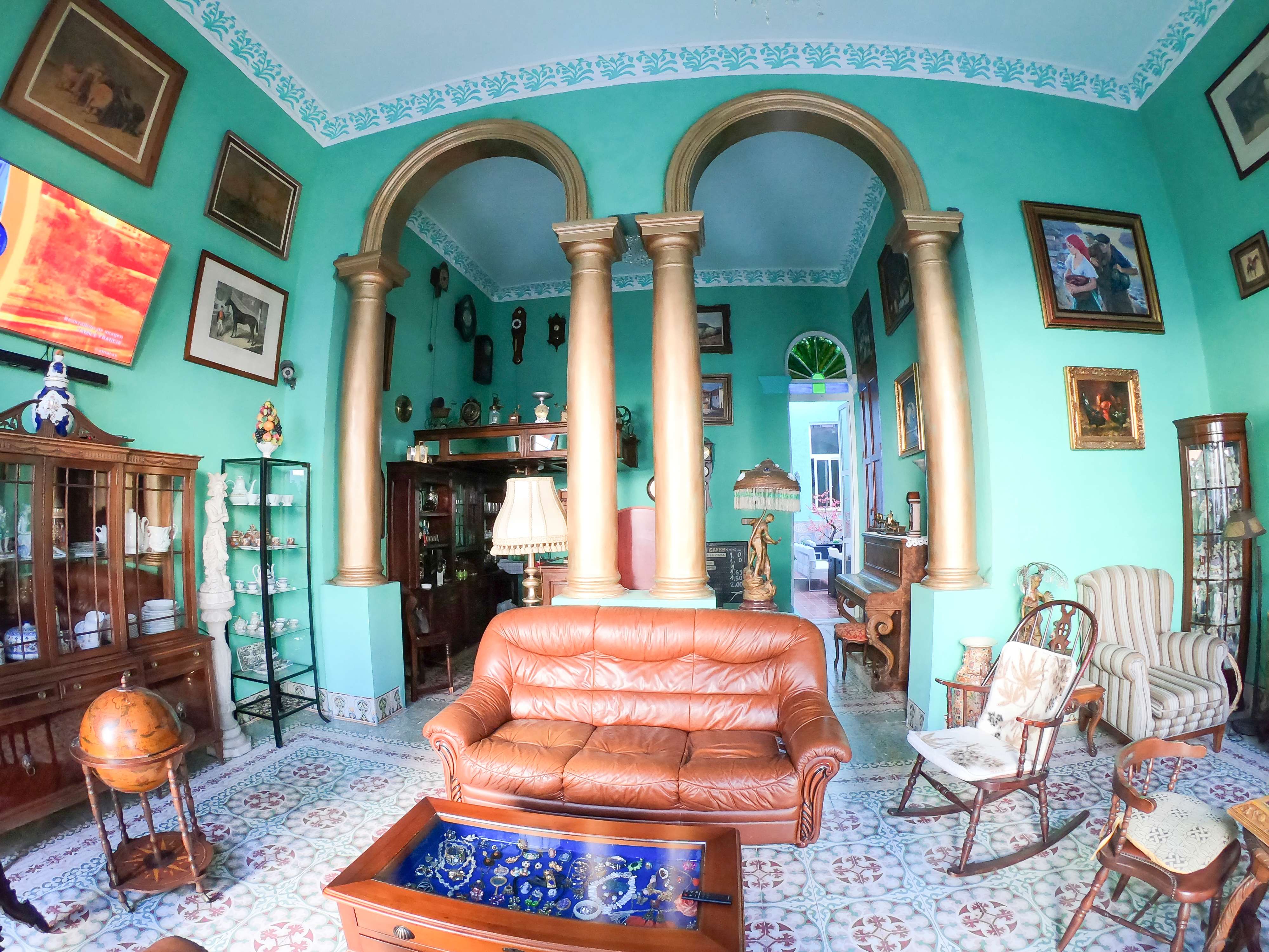 Hotel Neptuno 1915 - Cuba