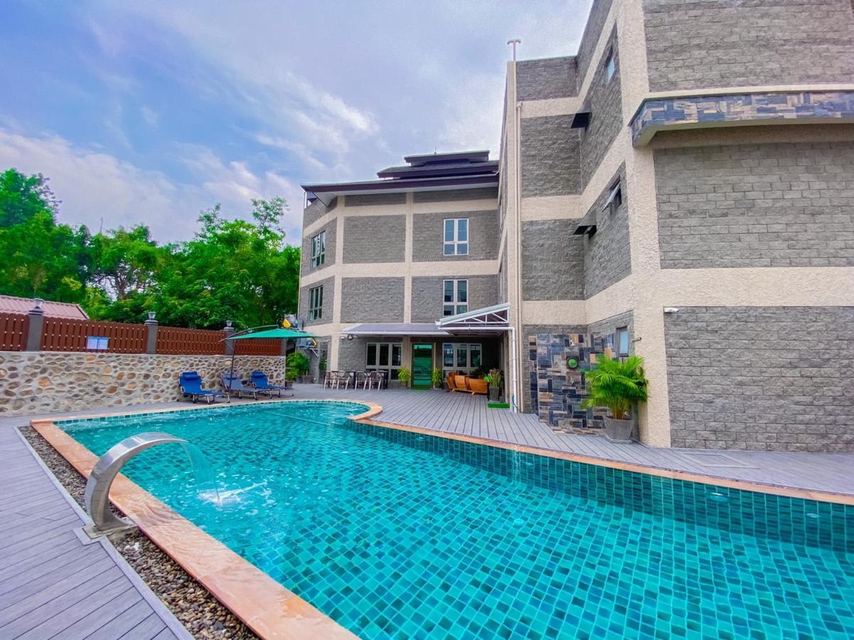 Chali's Family Hotel & Hostel - Mae Hong Son