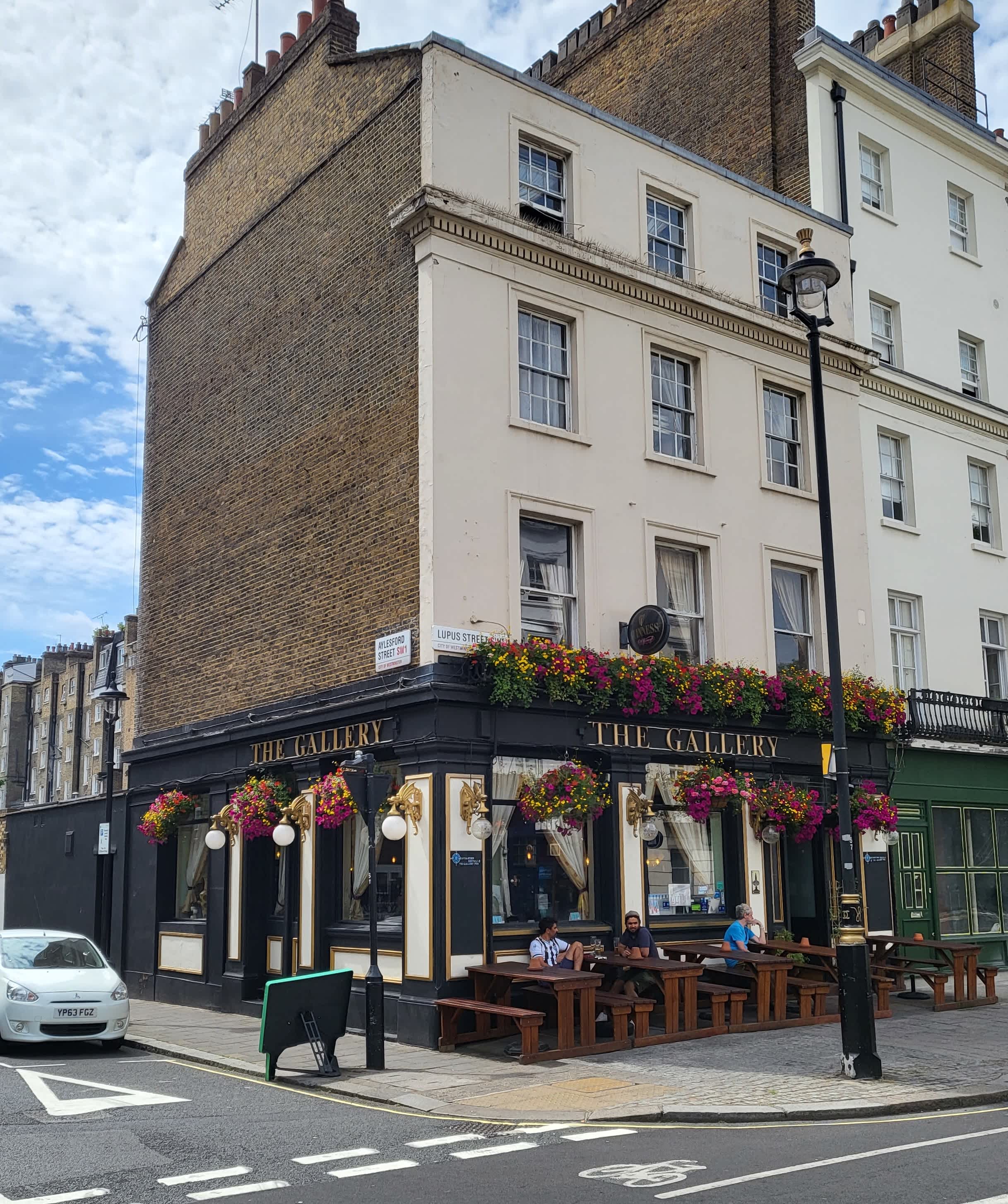 Destinations Hostels @ The Gallery - London, UK