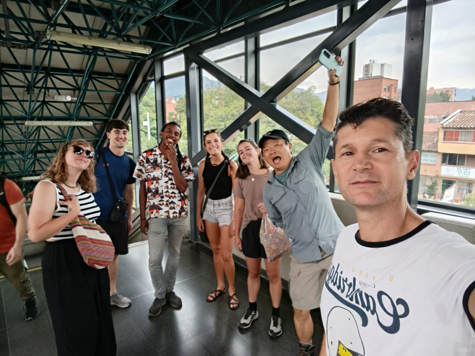 Hostel Metro Floresta - Medellín