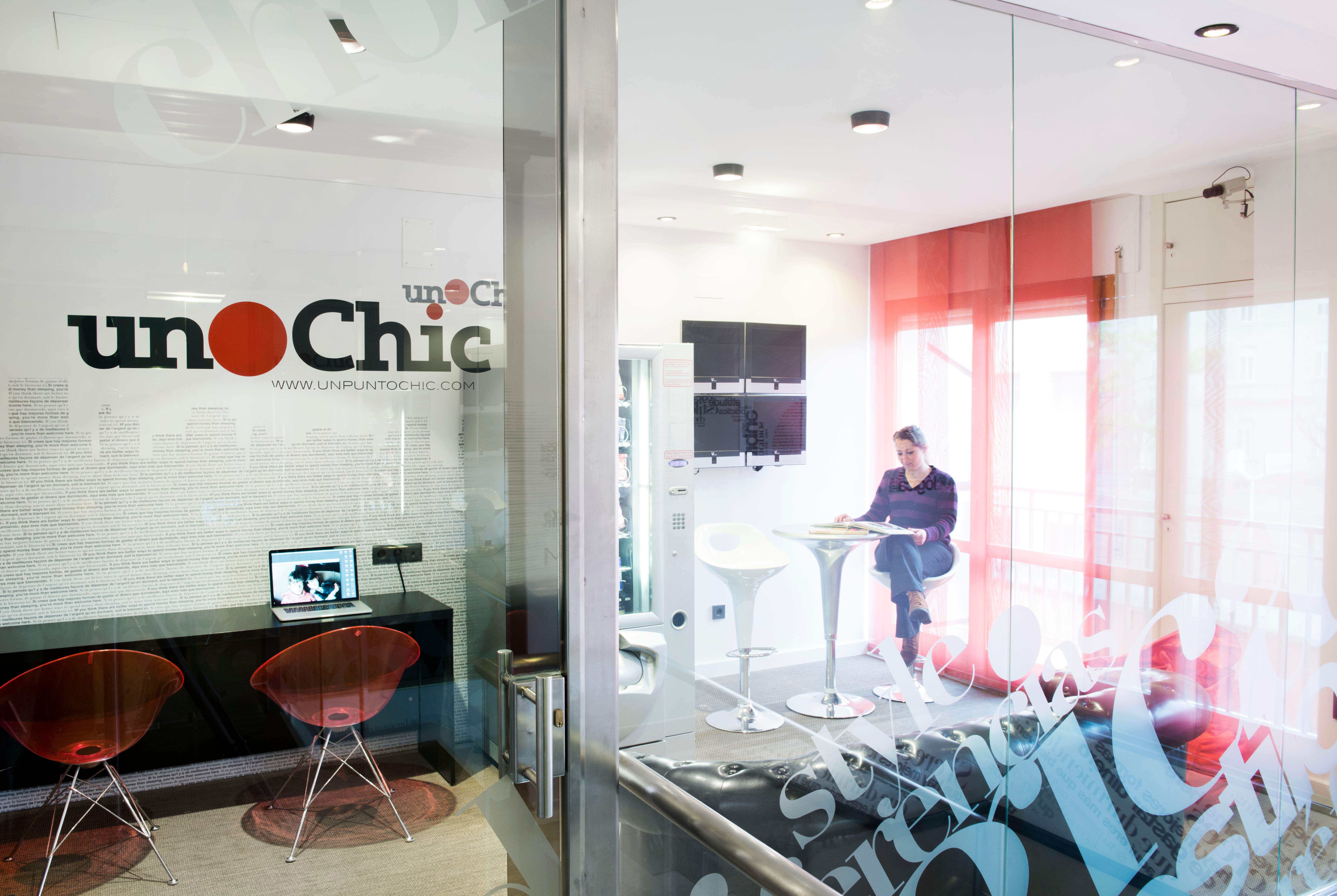 Hospedium Hostal Un Punto Chic - Huesca