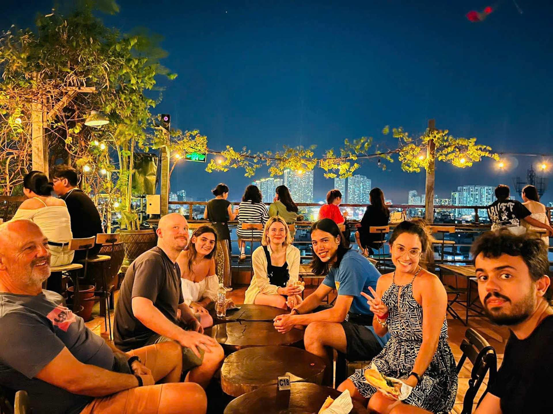 Saigon Authentic Hostel - Breakfast, Gym, Billiard - Ho-Chi-Minh-Stadt