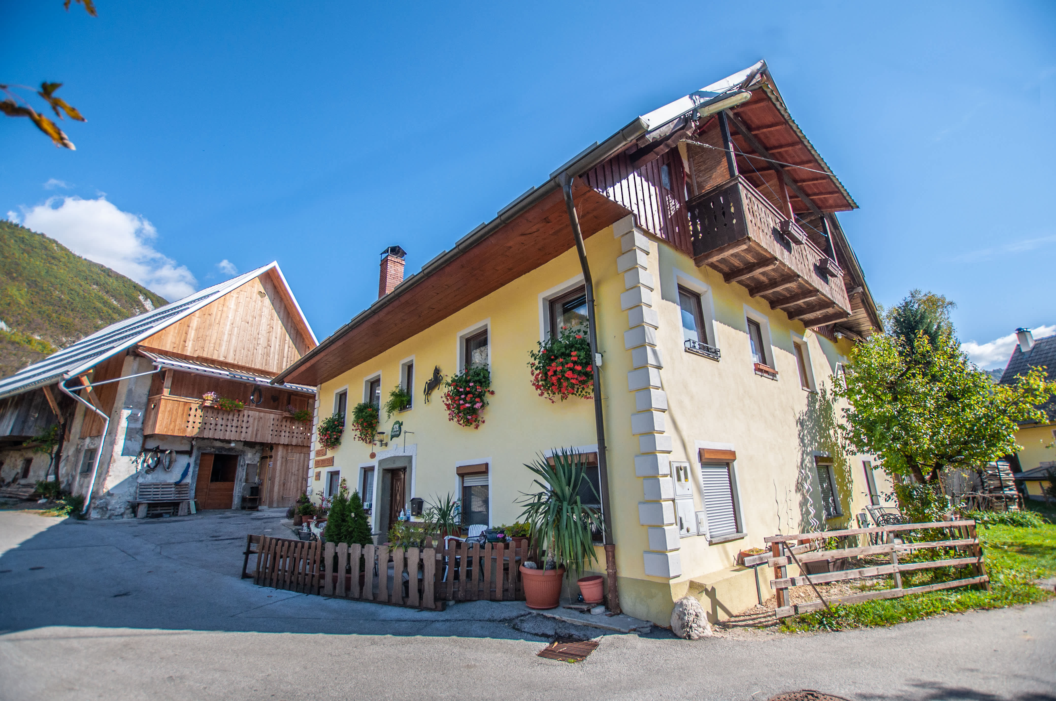 Hostel Rooms And Apartment Ceklin - Slovenia