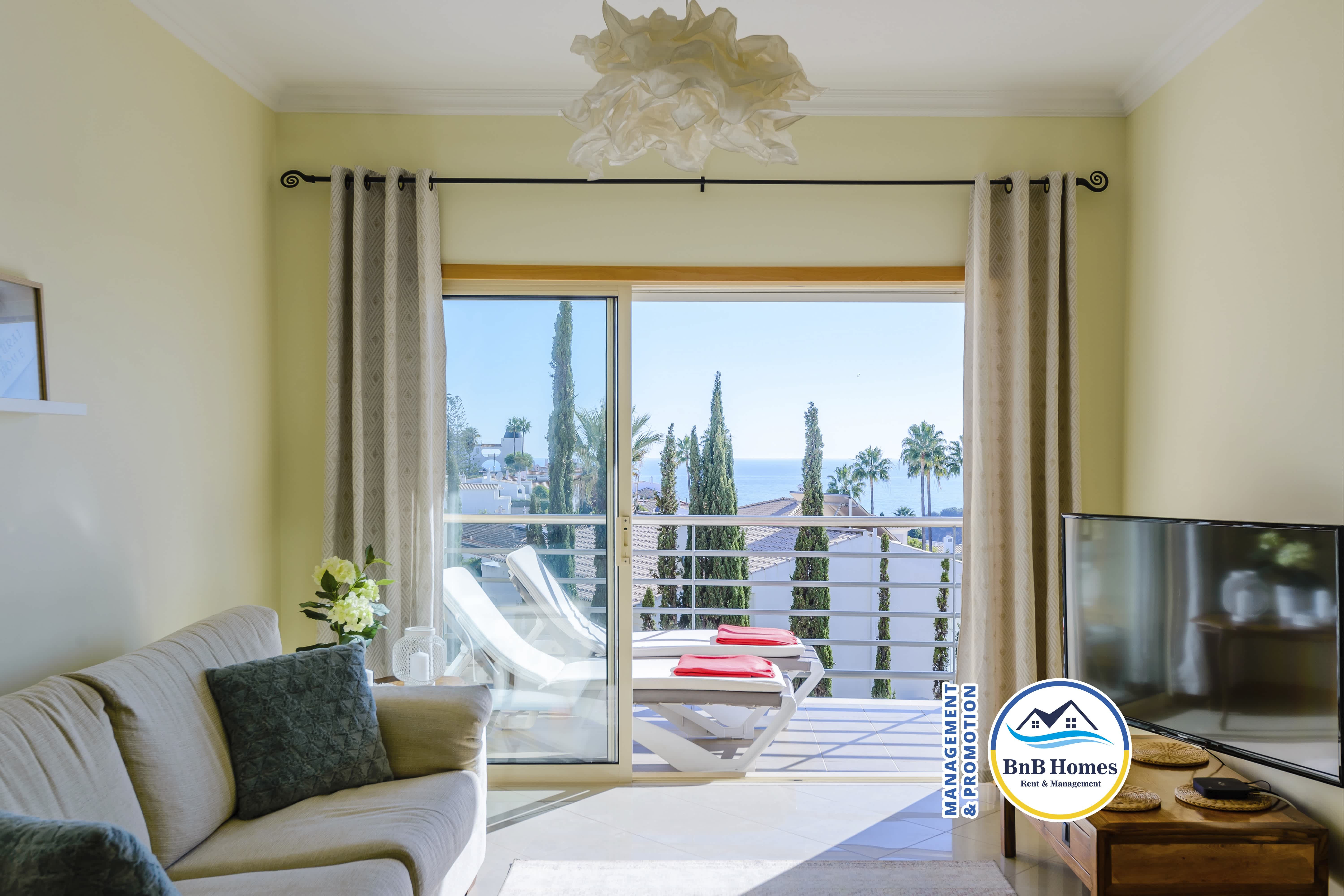 Albufeira Ocean Apartment With Sunbathing Terrace - Albufeira