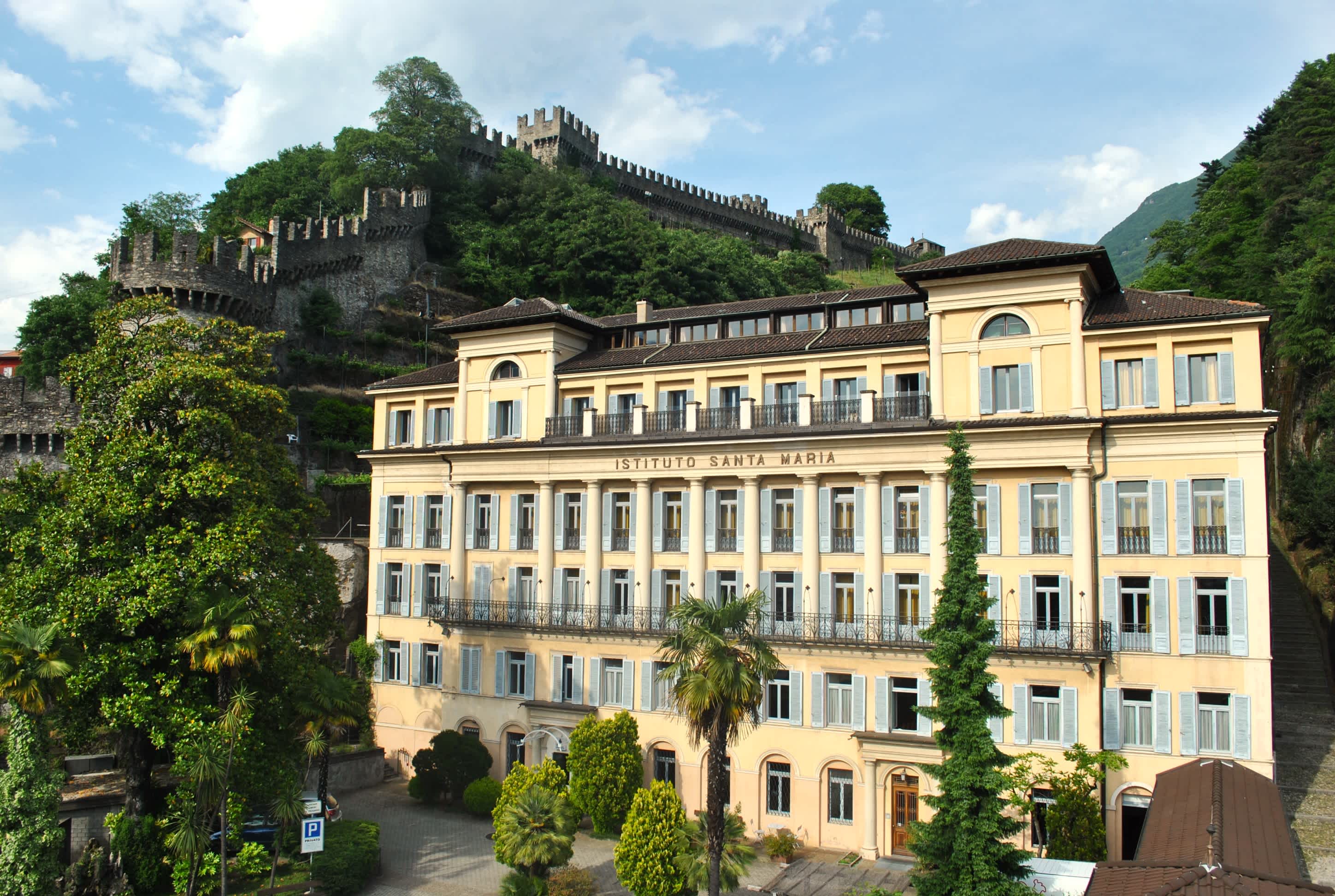 Ostello Montebello - Bellinzona Youth Hostel - Canton of Ticino