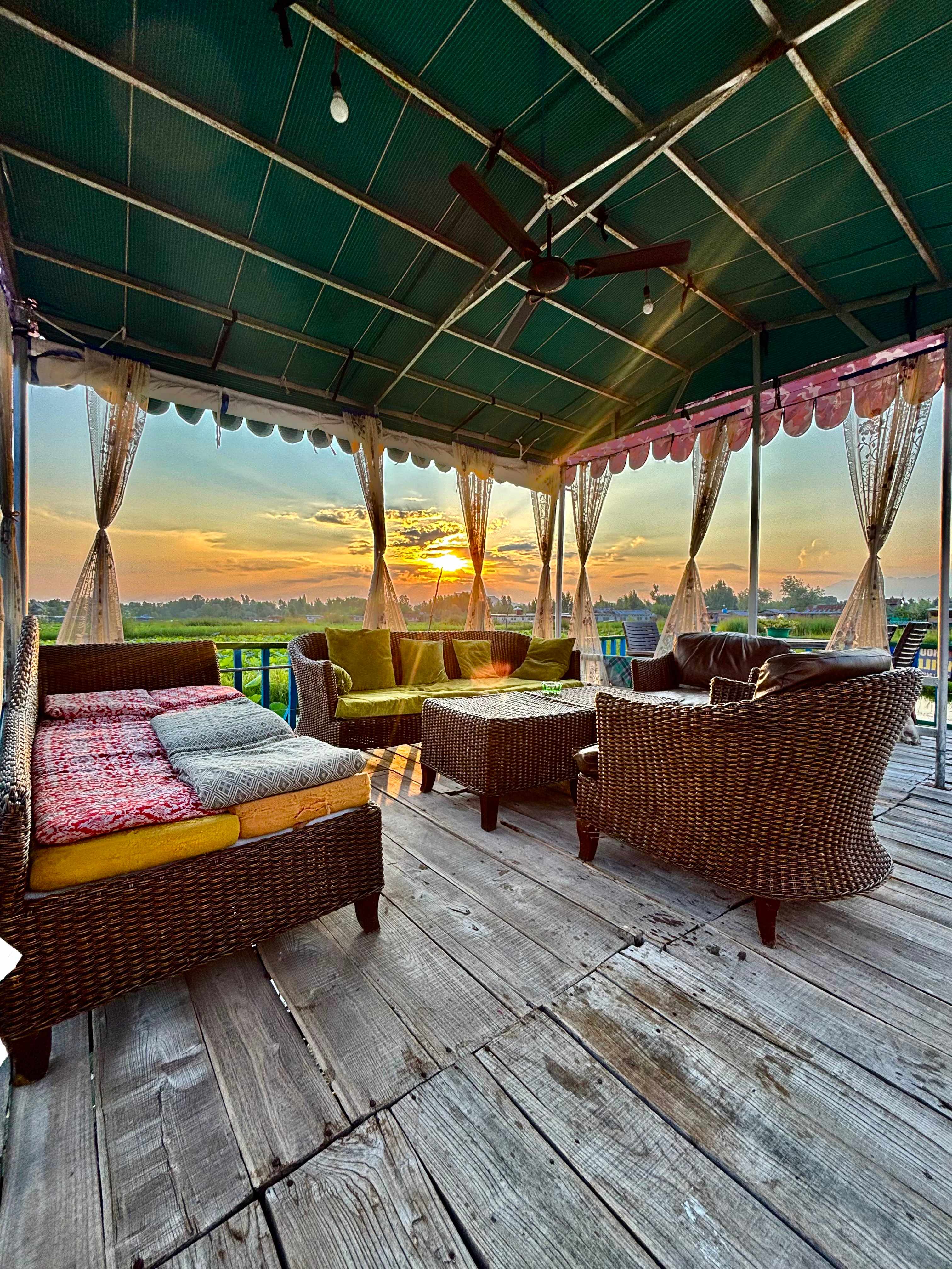 Houseboat Wildrose - Srinagar