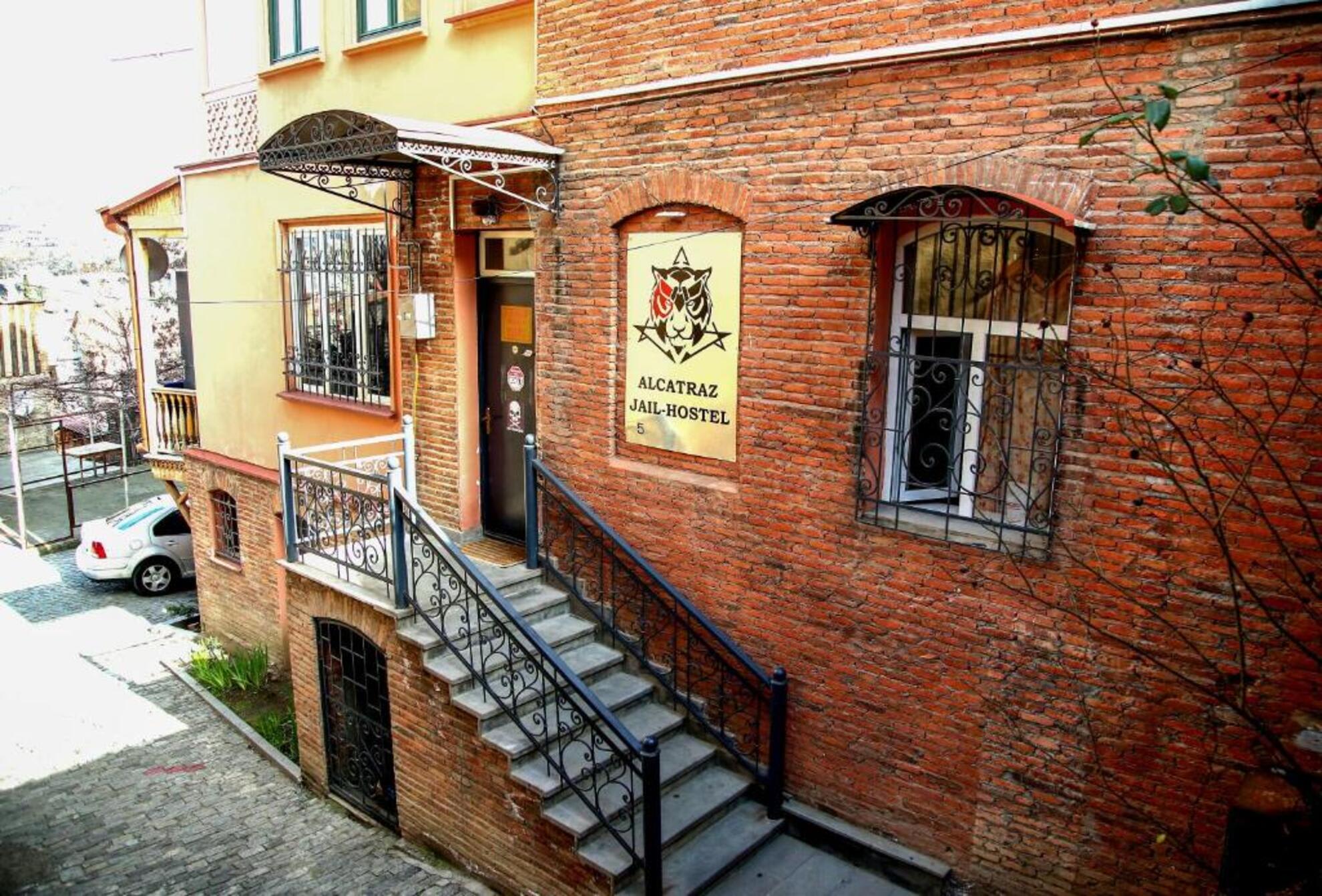 Alcatraz Jail-hostel - Tbilissi