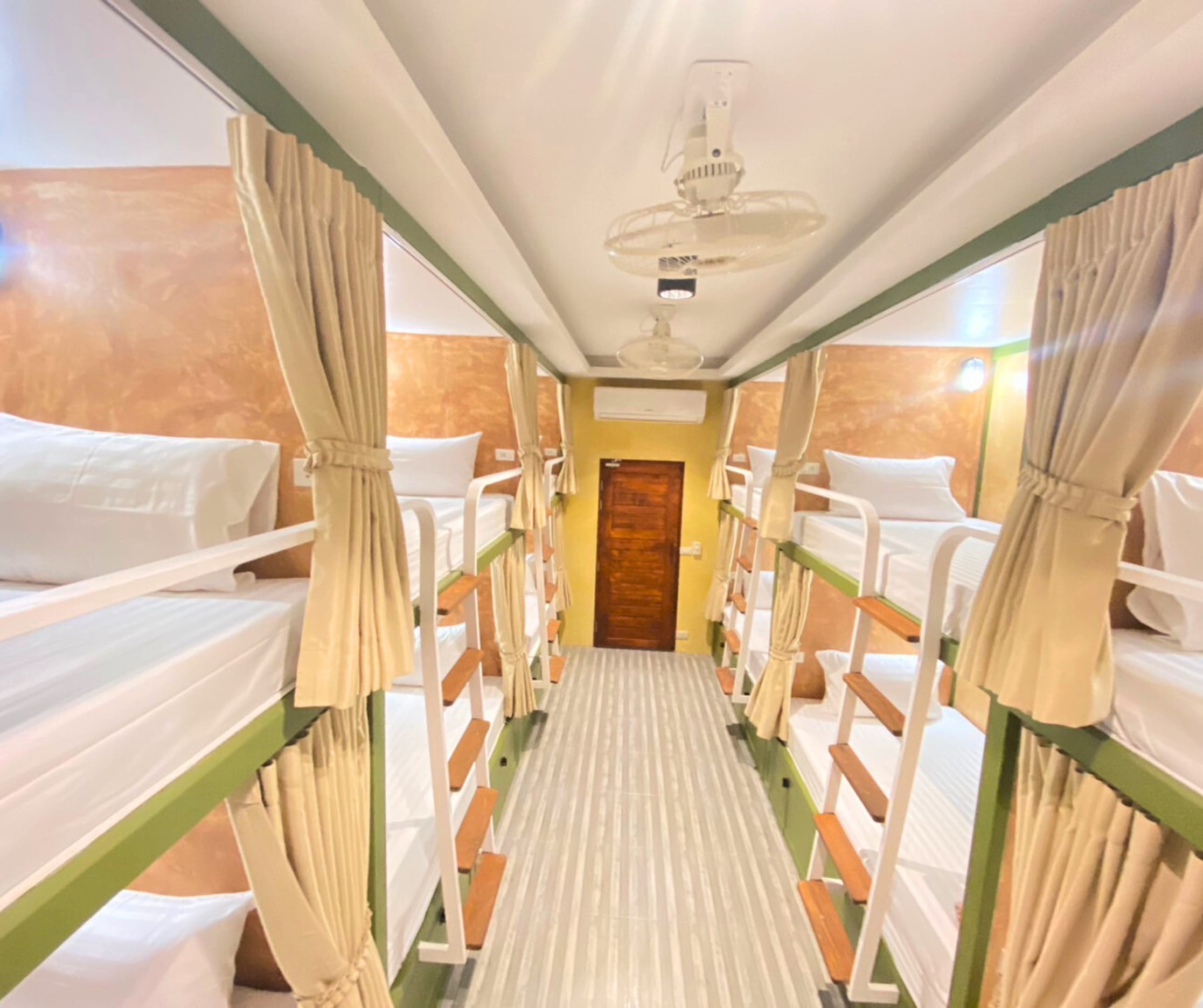 Sierra Hostel - Nai Yang