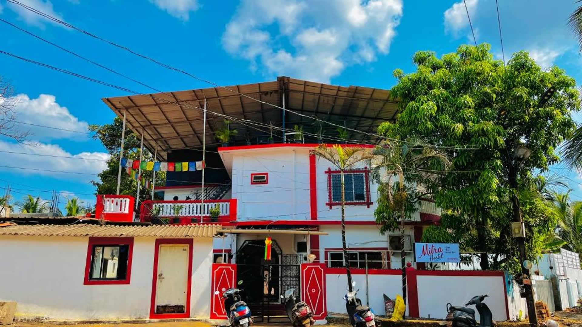 Mitra Hostel By The Pool - Goa