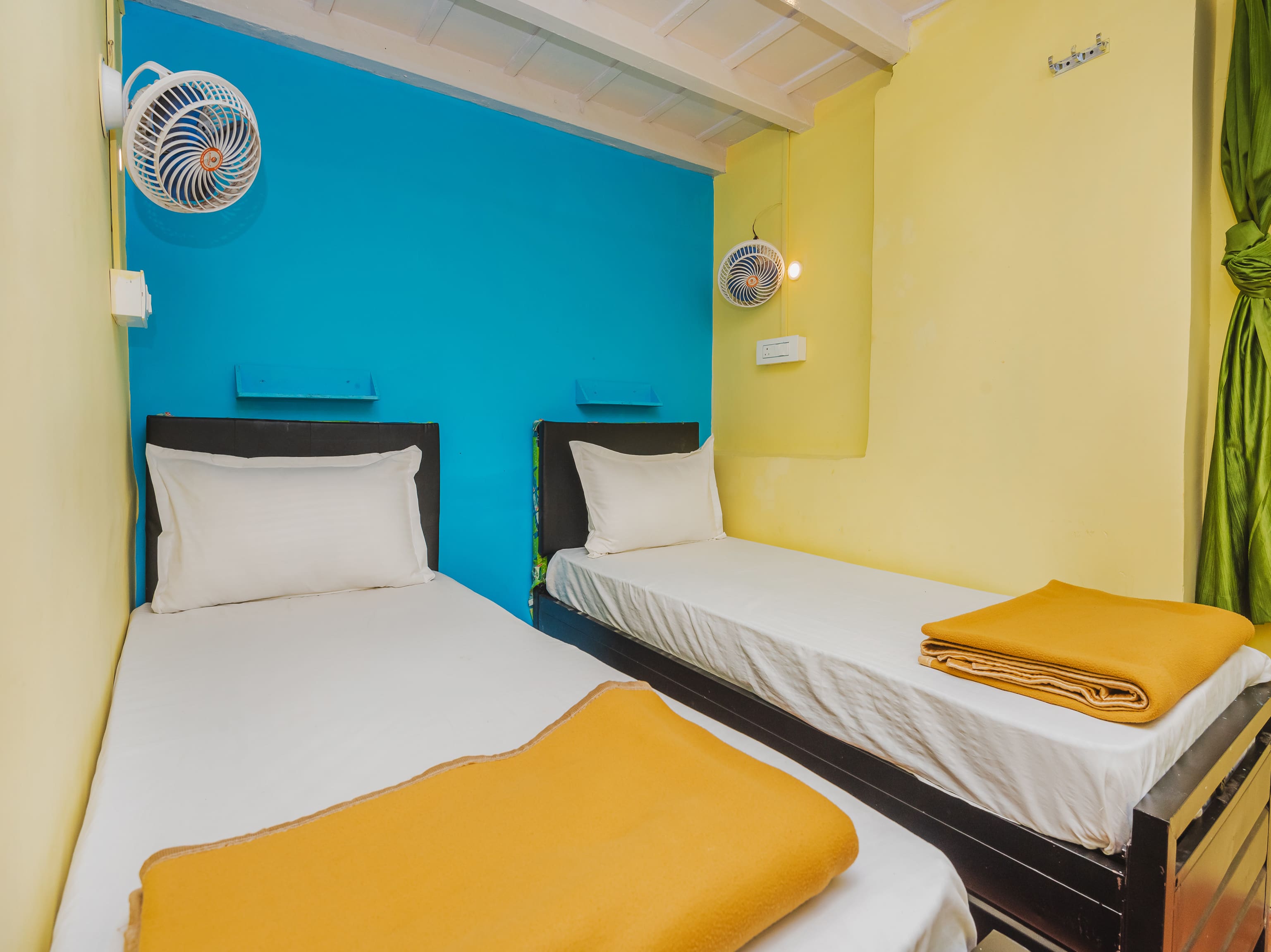 Hangout Dormitory - Mumbai