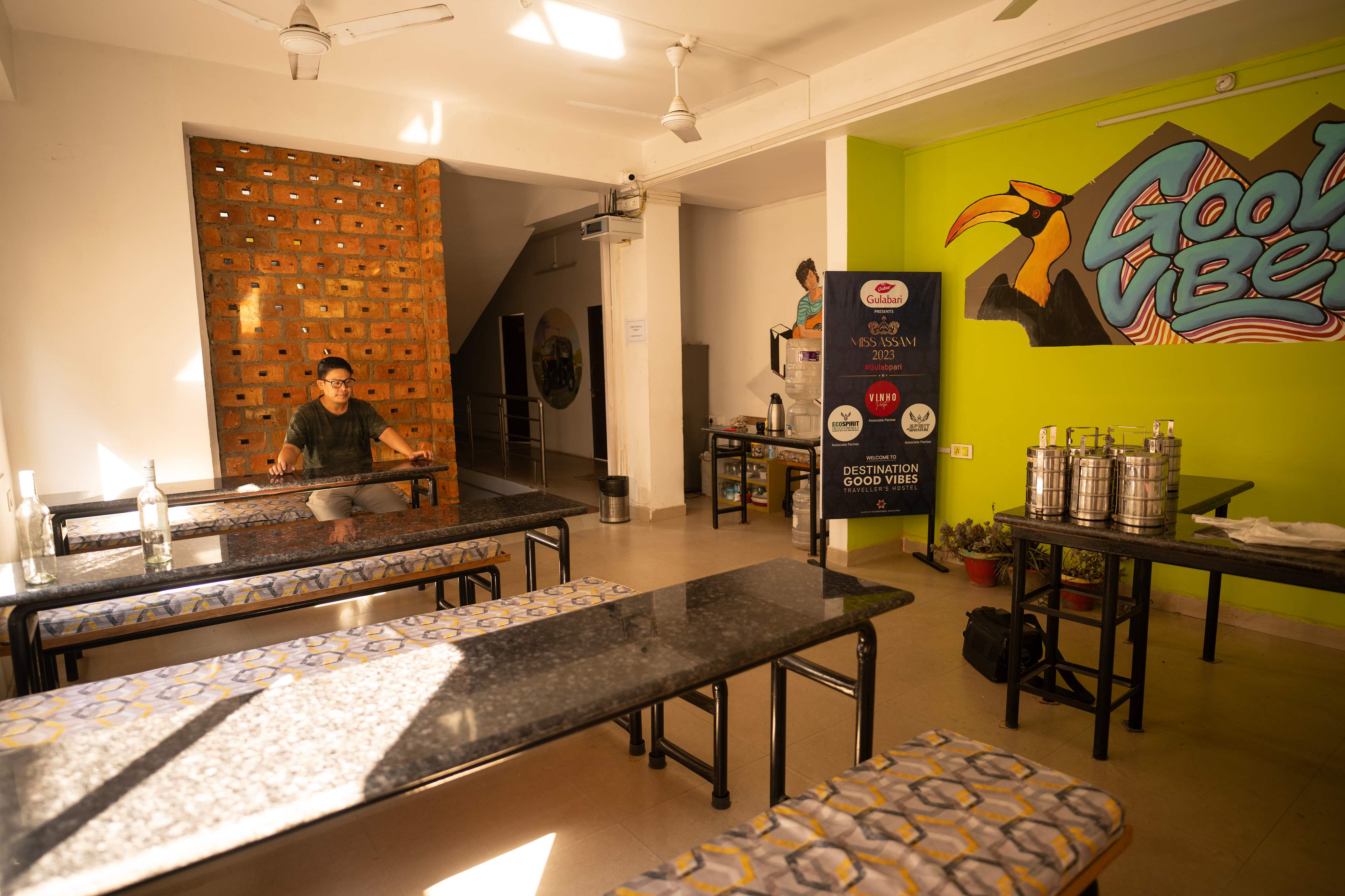 Travelers Hostel - Guwahati