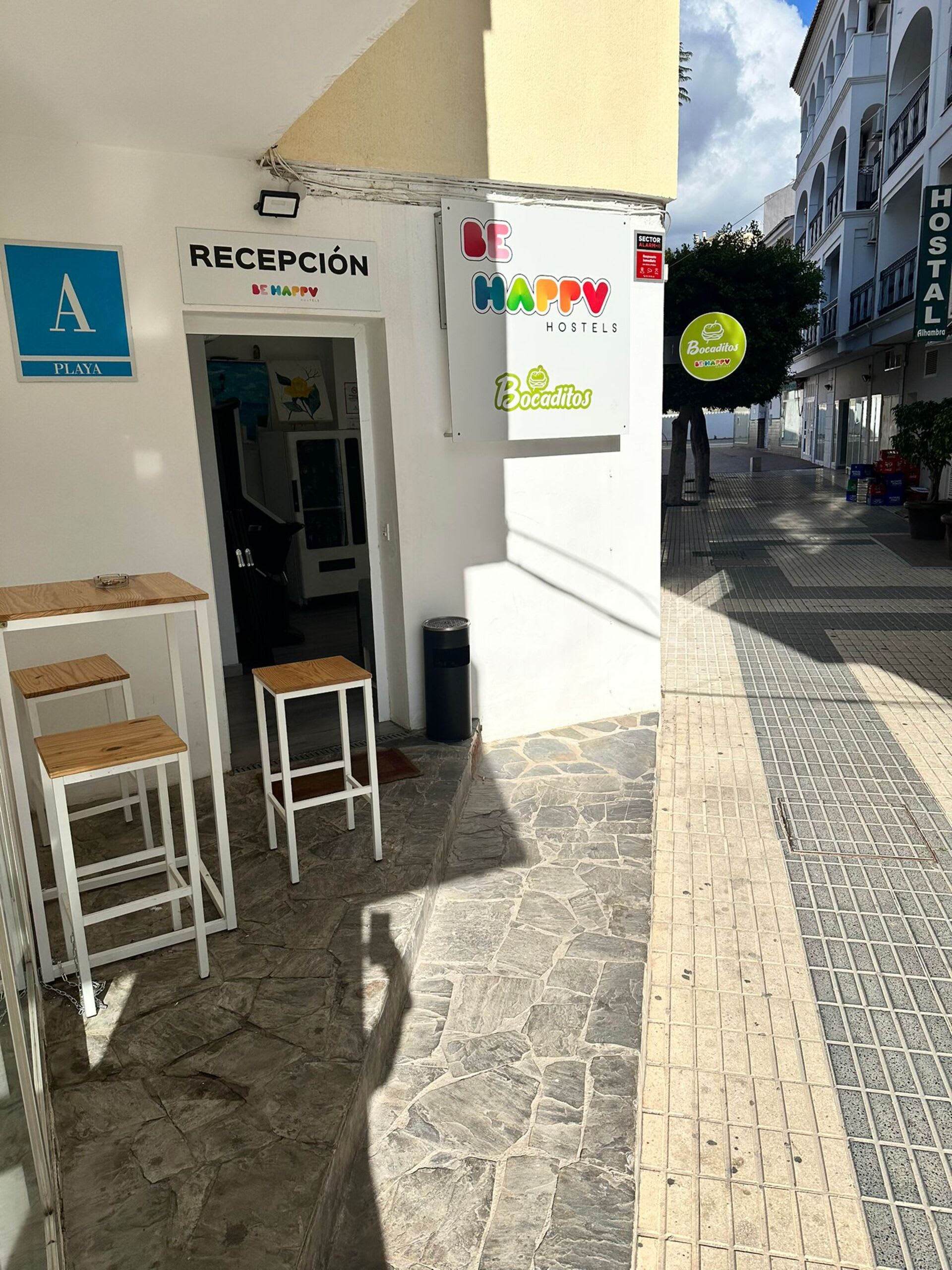 Be Happy Hostels - Nerja