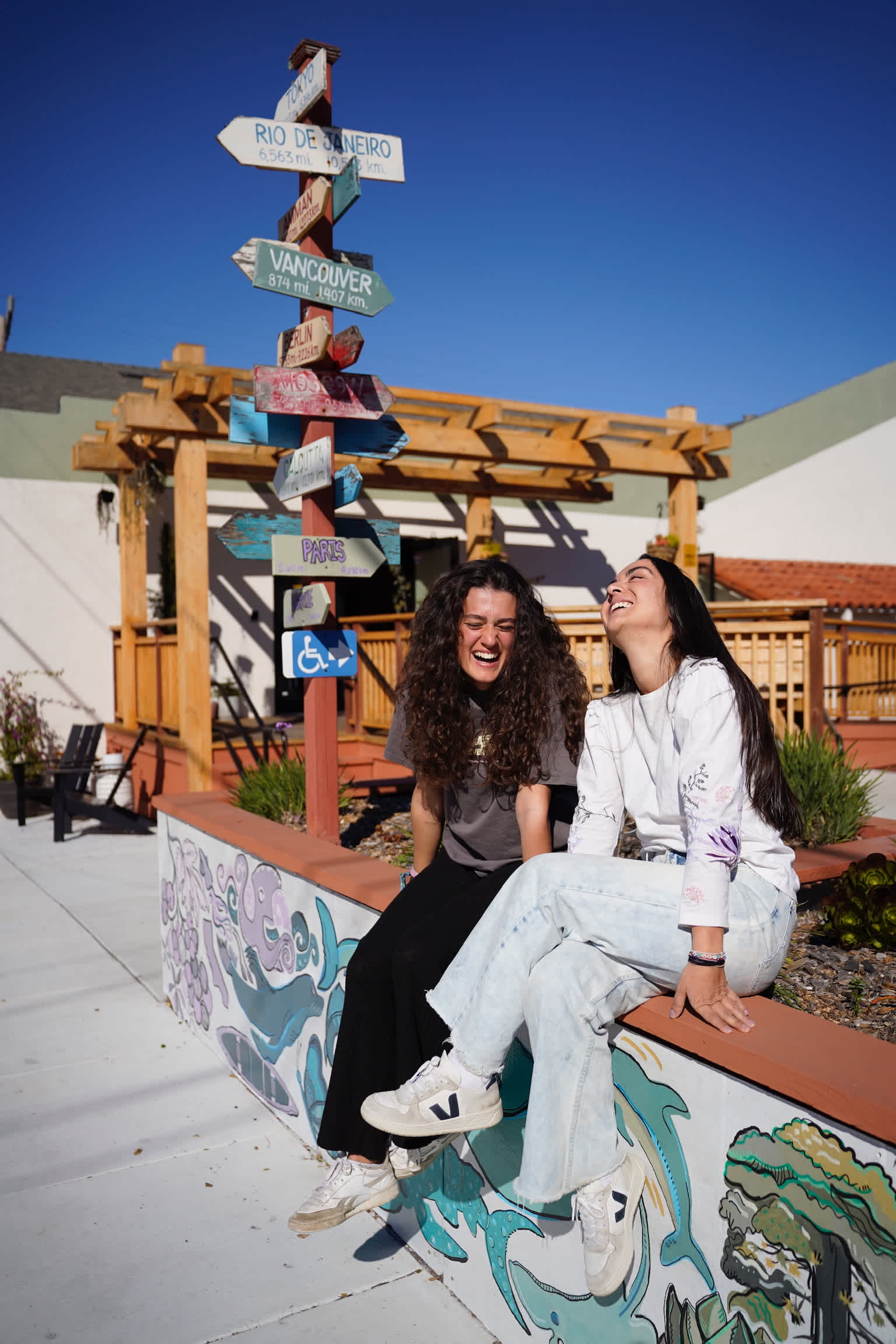 Monterey Hostel - 