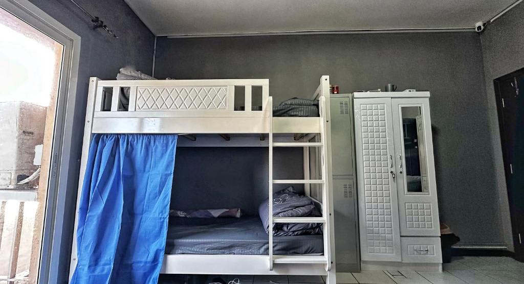 Dubai Zeus Hostel - Dubai