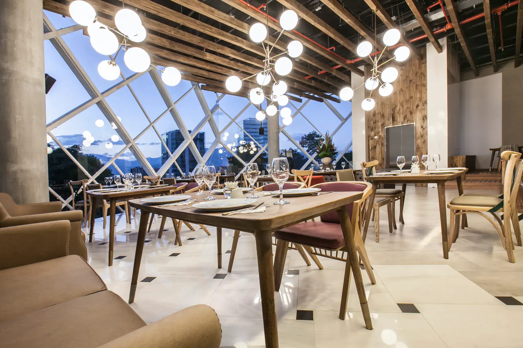 V Grand Hotel - Medellín