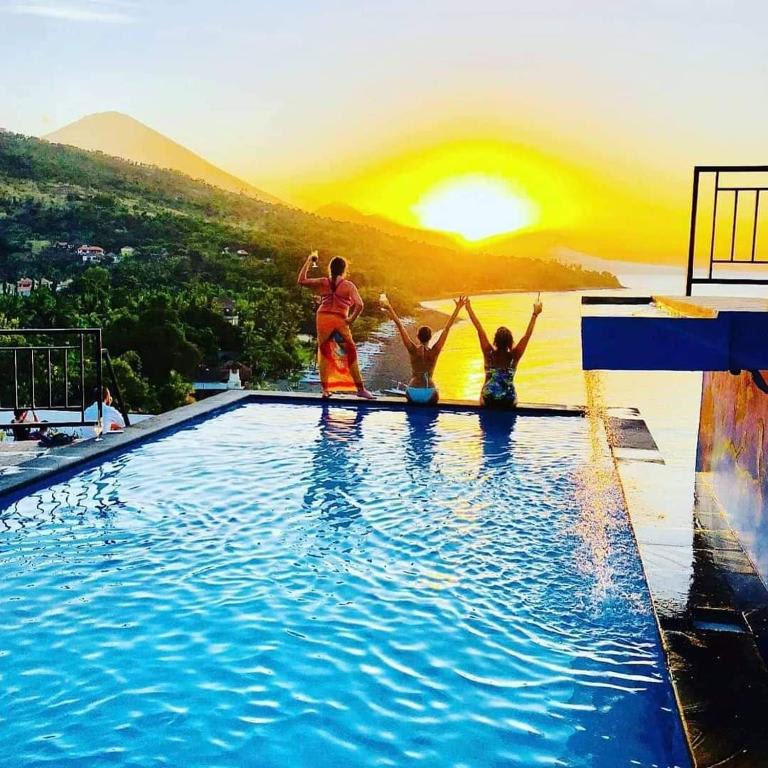 Waenis Sunset View Hotel And Restaurant - Bali