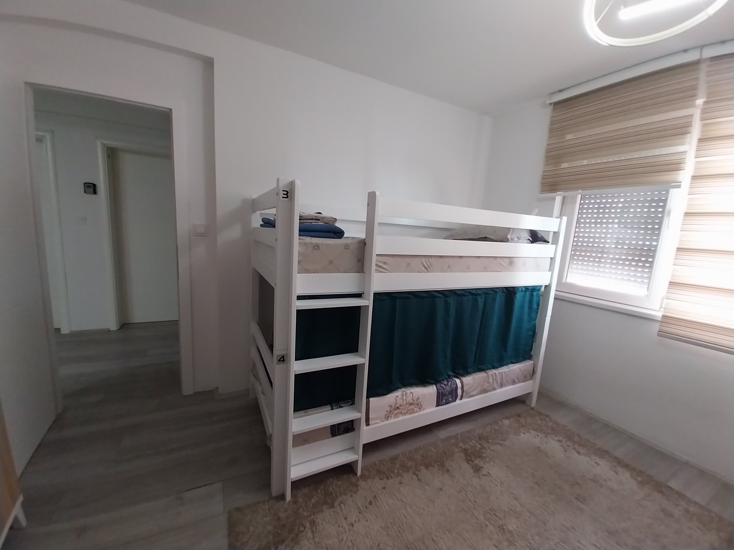 Dm Hostel And Apartments - 스코페