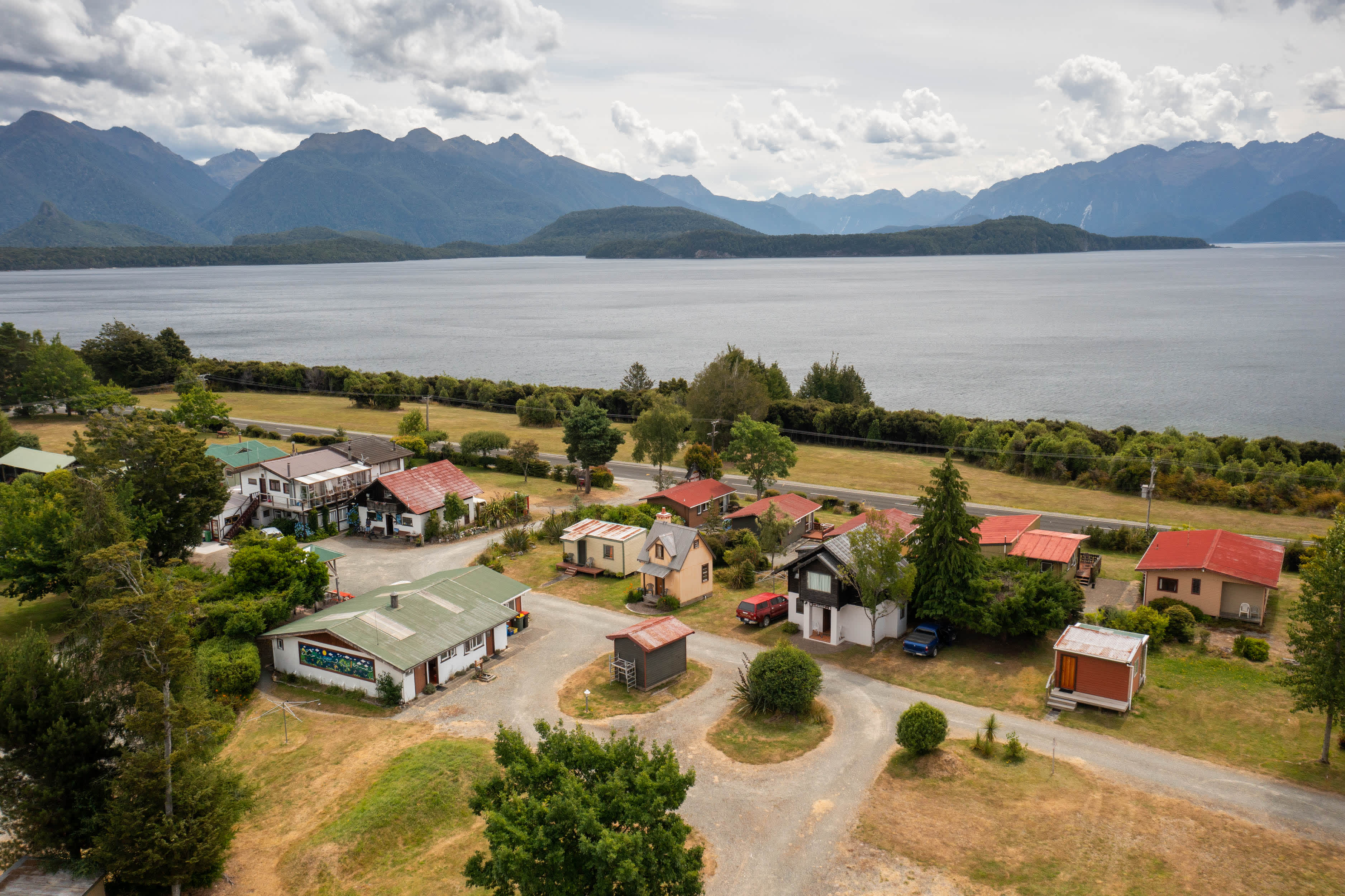 Manapouri Holiday Park - Fiordland