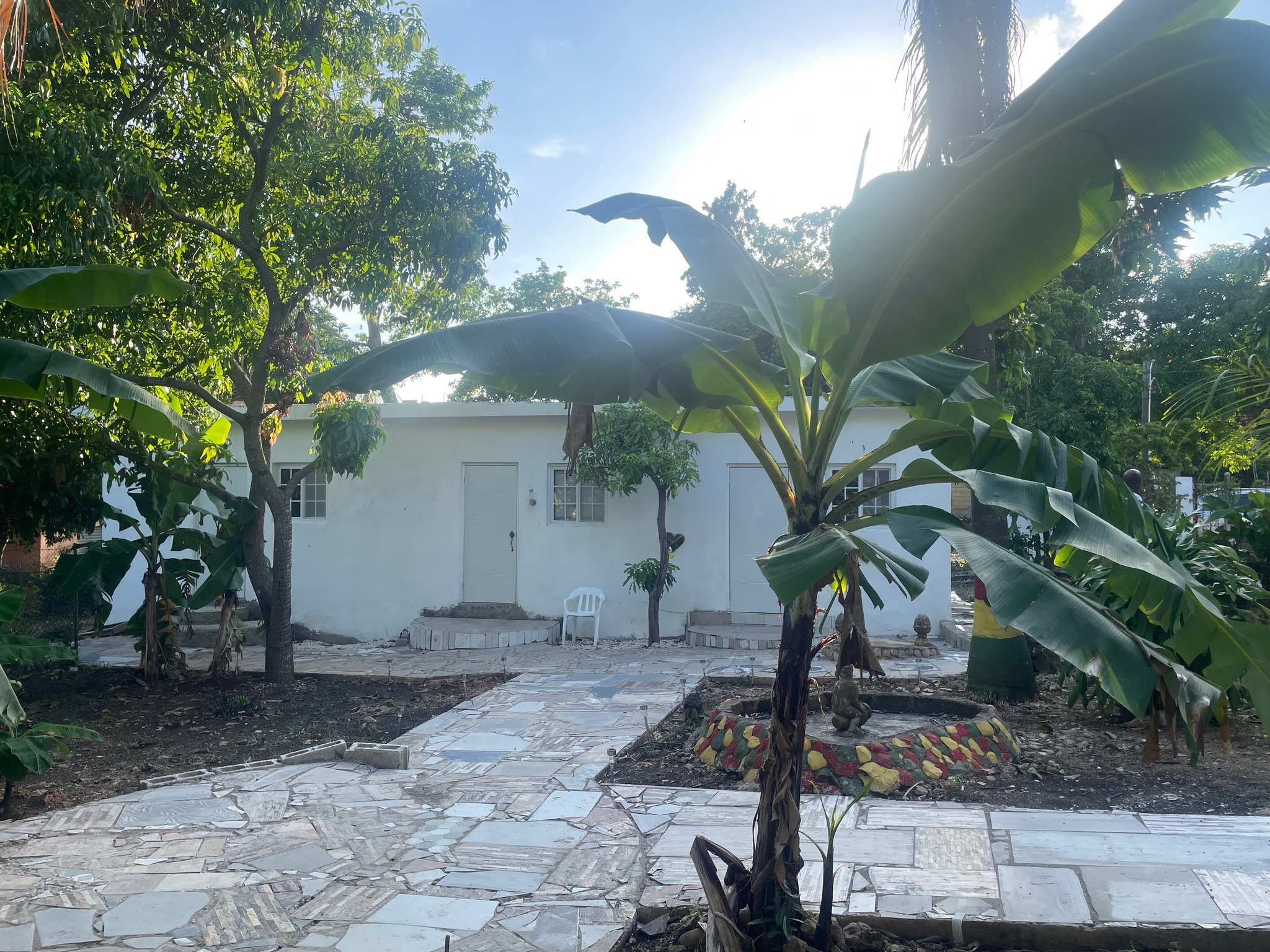 Inez Roots Hostel - Montego Bay