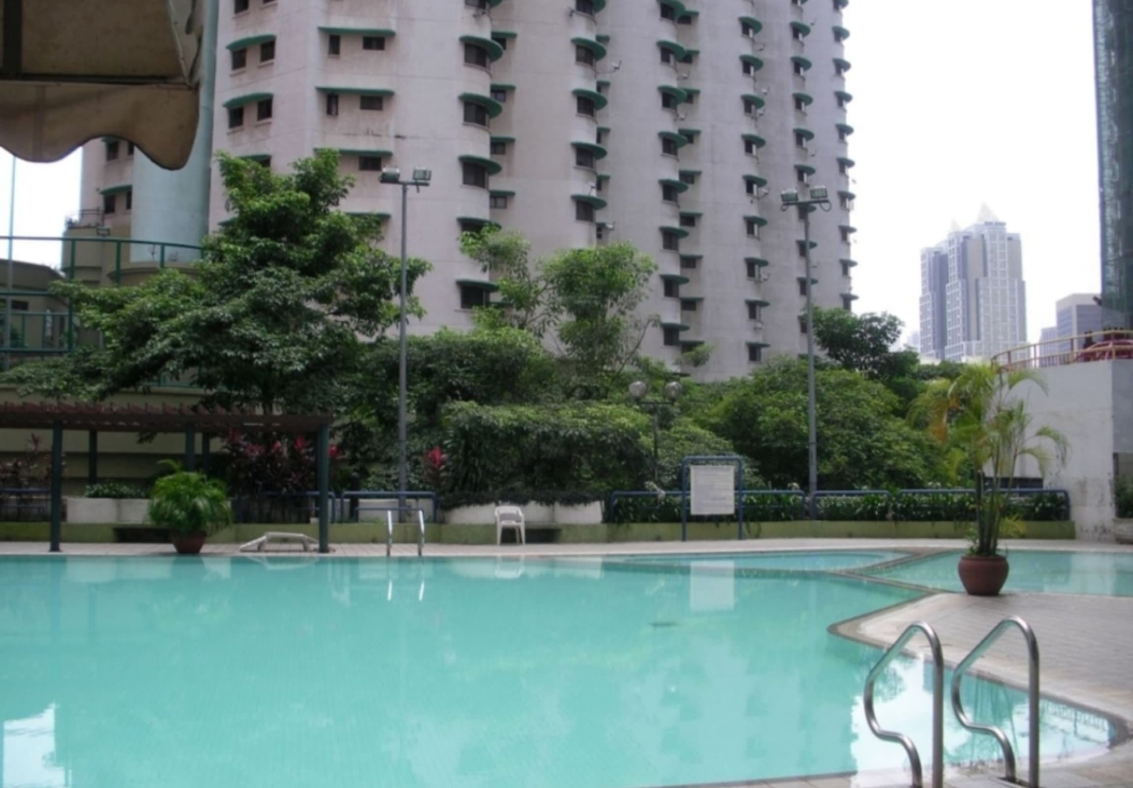 Empress Signature - Sentul