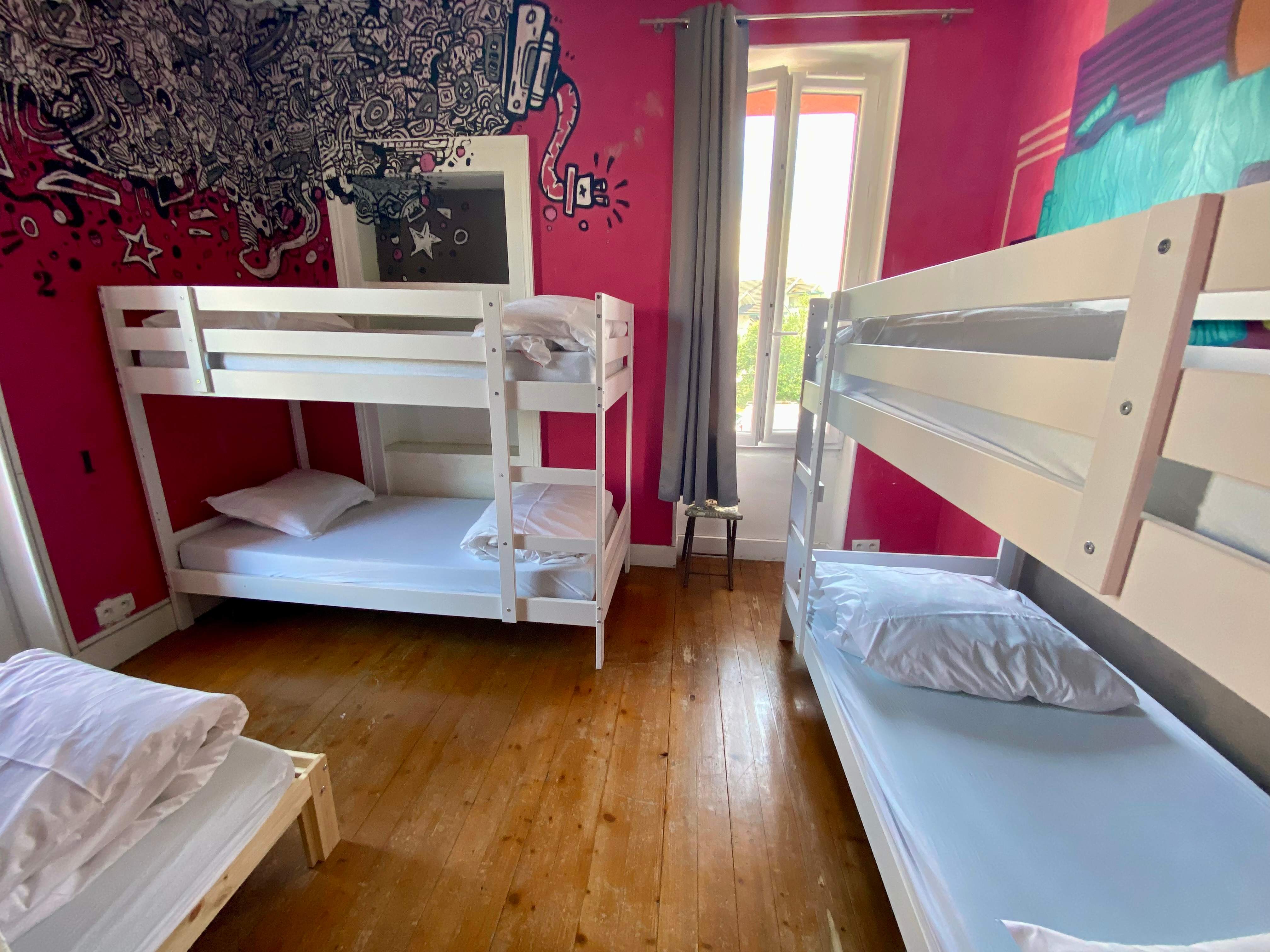 Pink House Hostel - Annecy