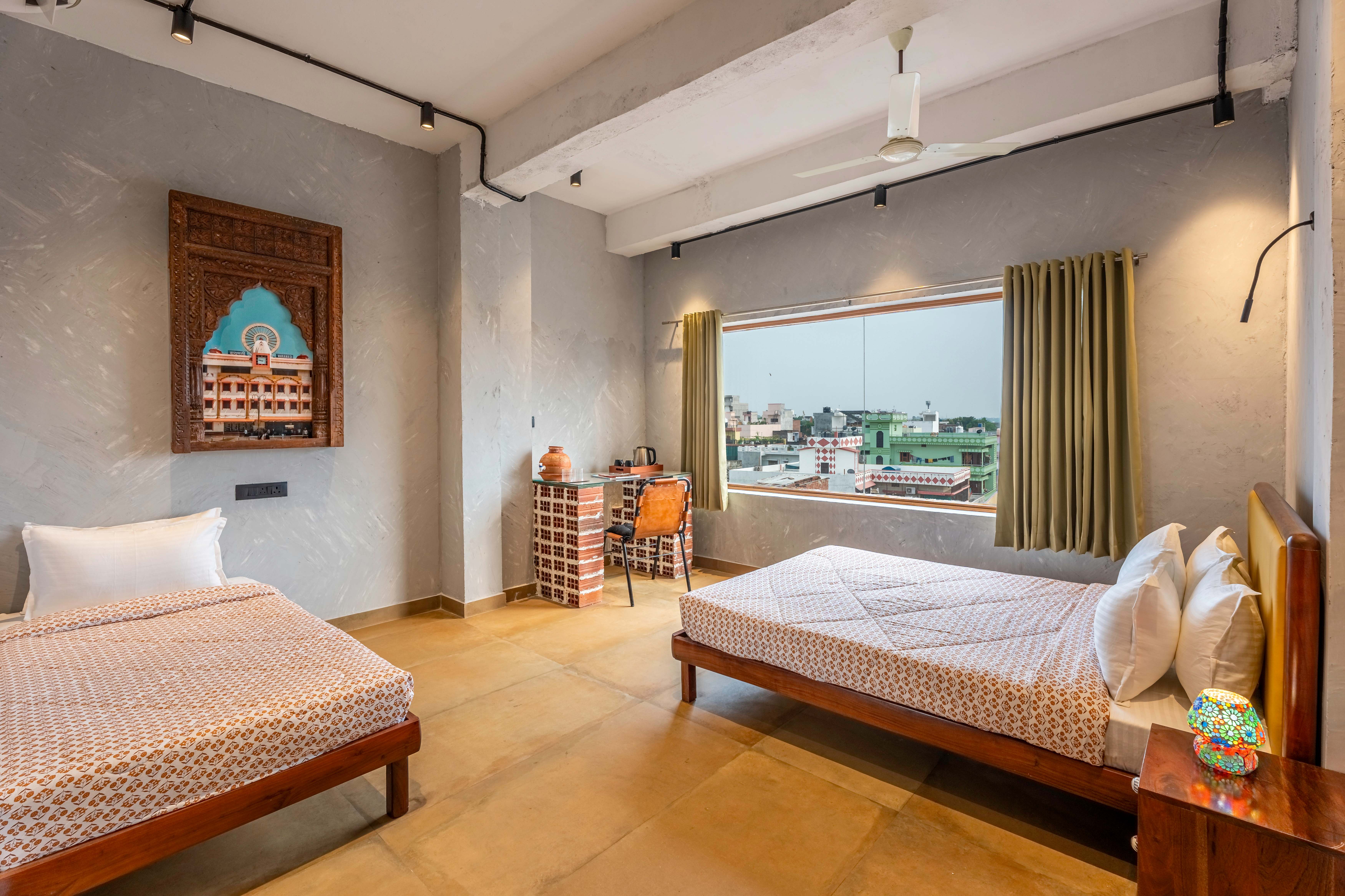 Local Lok - Varanasi