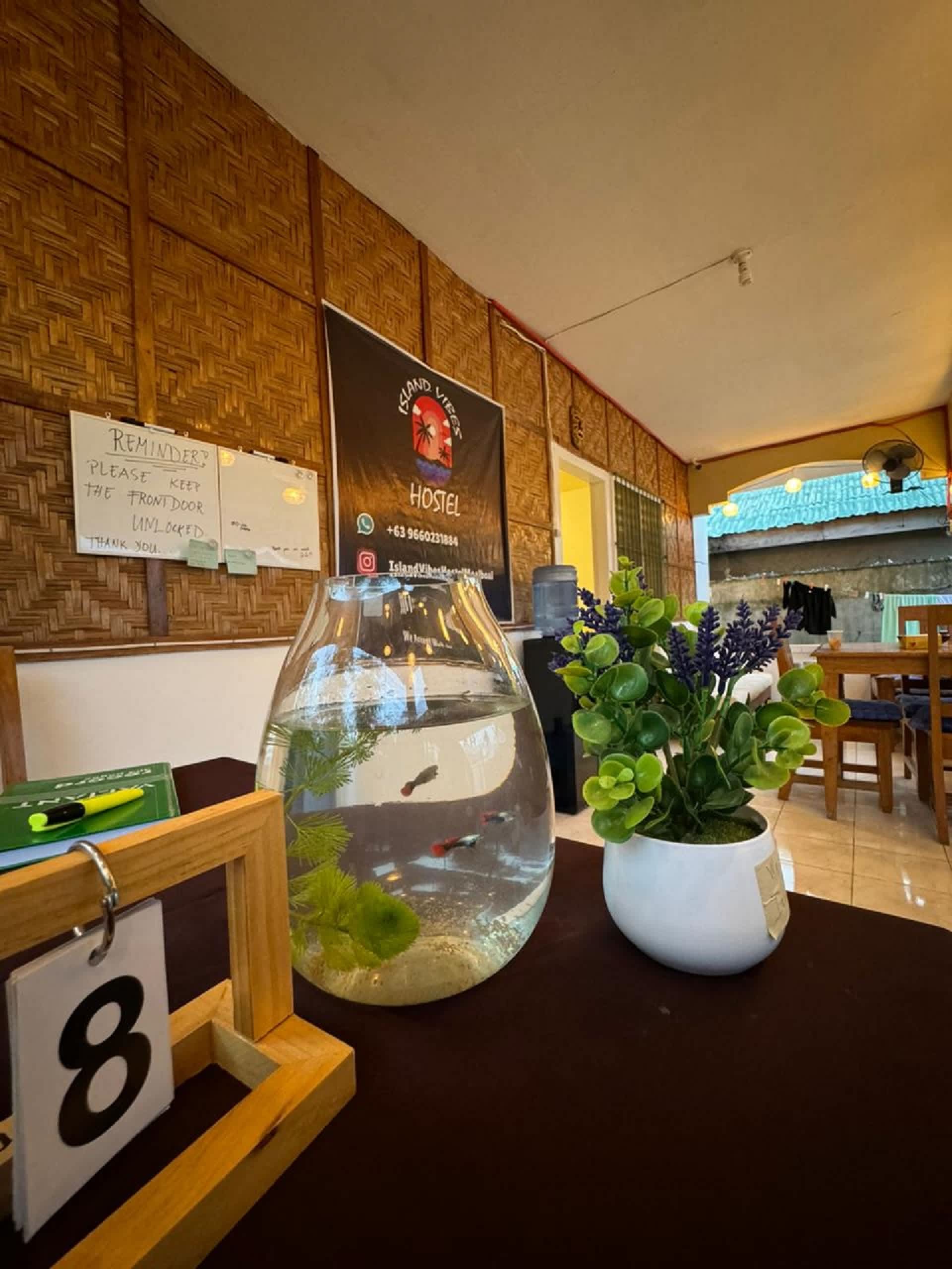 Island Vibes Hostel - Moalboal