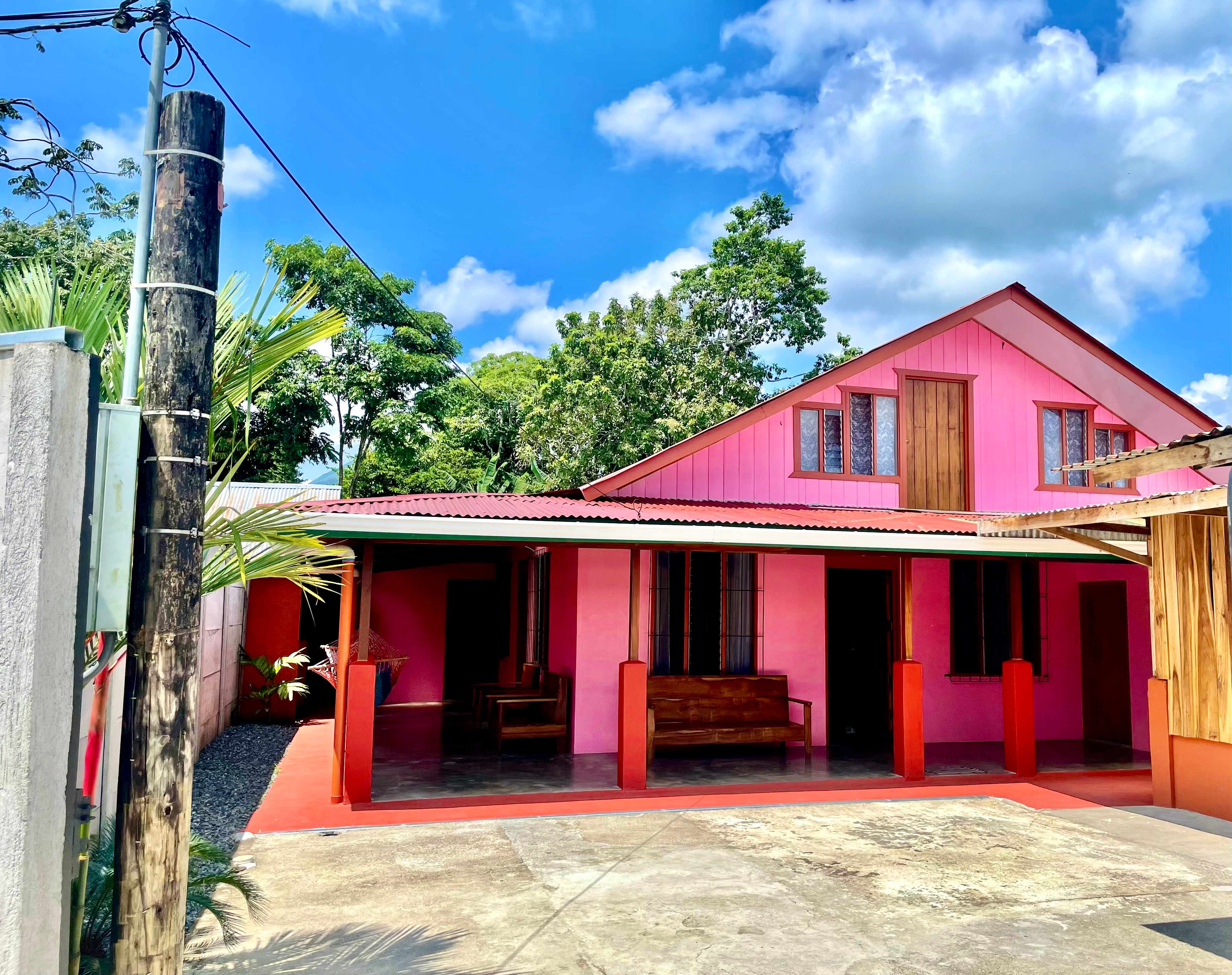 Fortuna Pink Hostel - La Fortuna