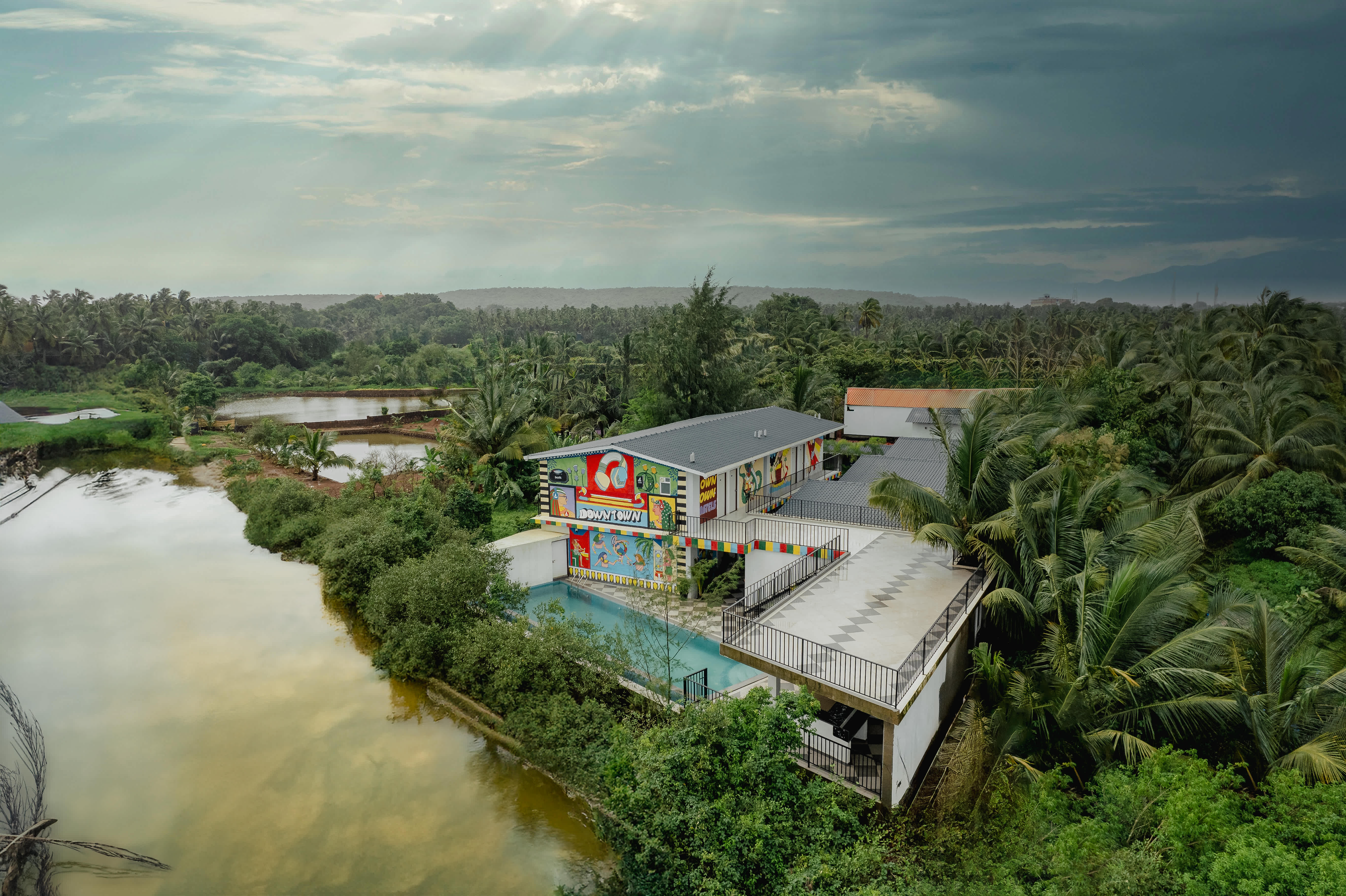 Downtown Hostel Armabol - The River Side Hostel - Maharashtra