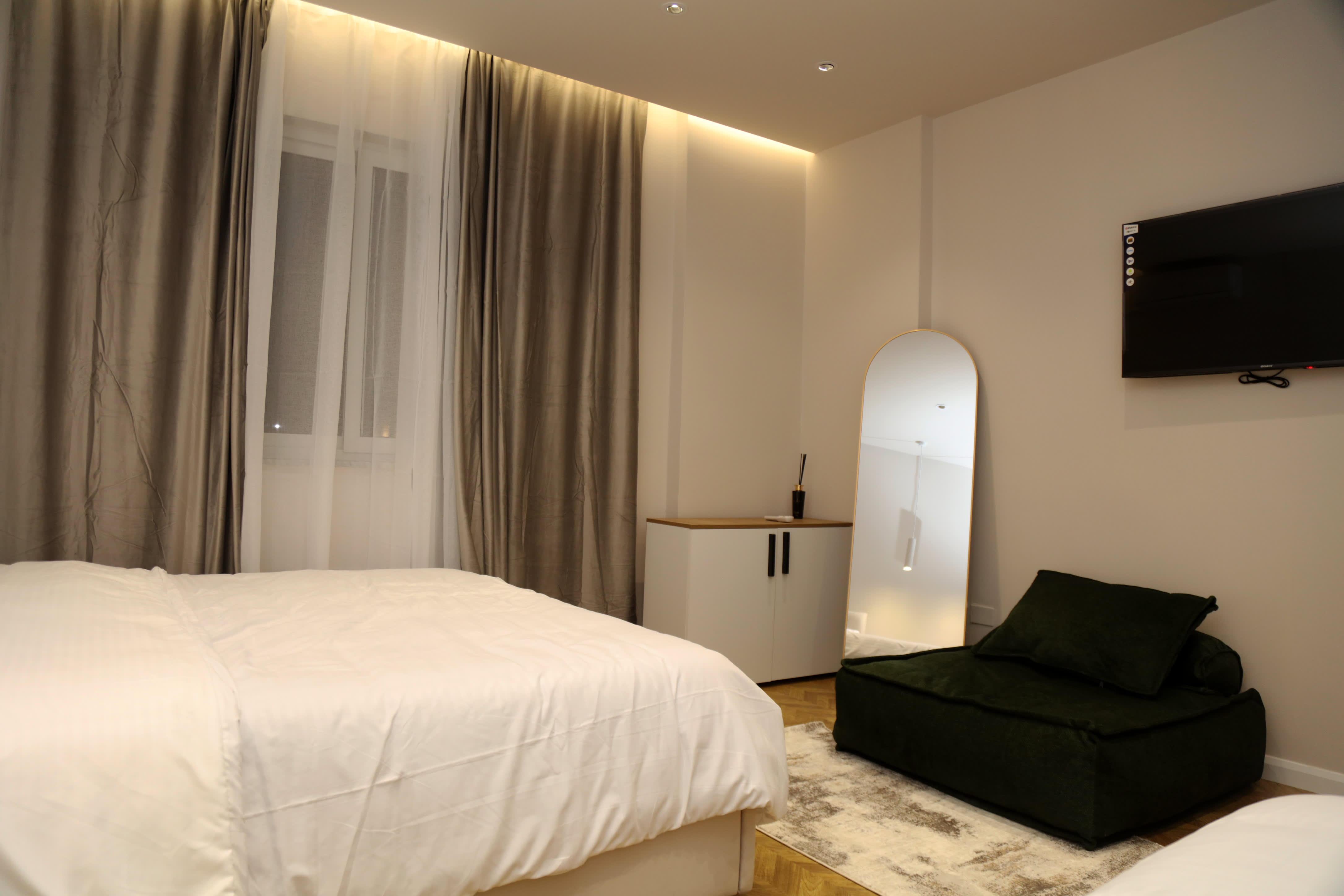 Serenitas Hostel - Tirana