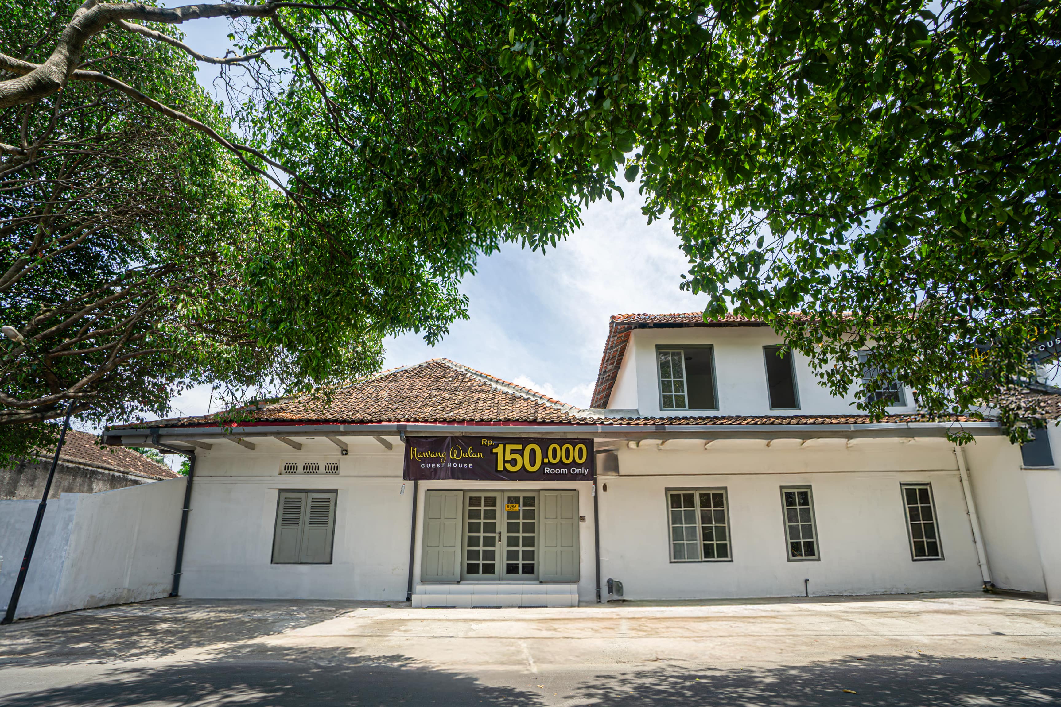 Oyo Hotel Nawangwulan Kediri - Kediri