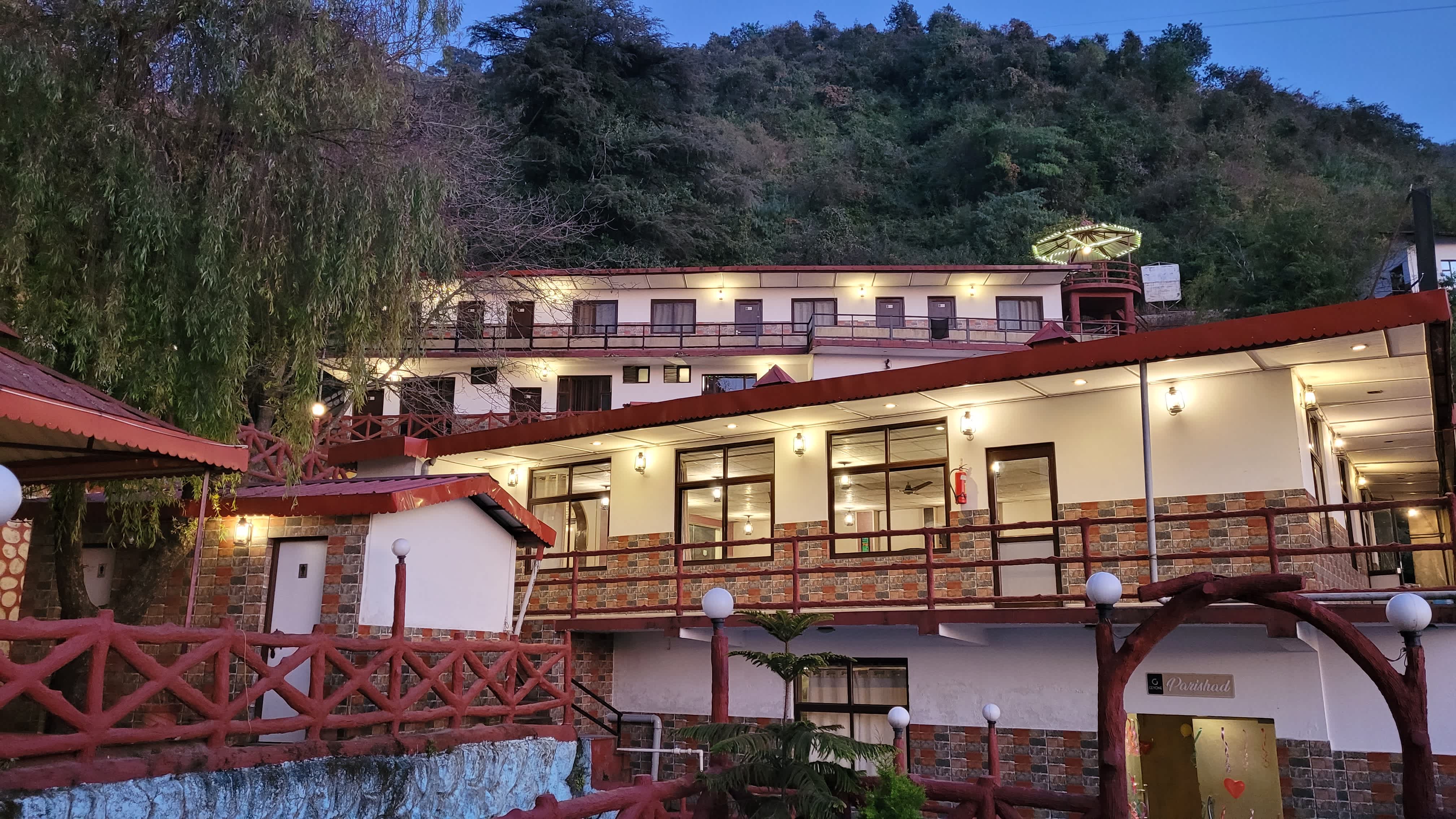 Ceyone Classic Fall Resort - Mussoorie