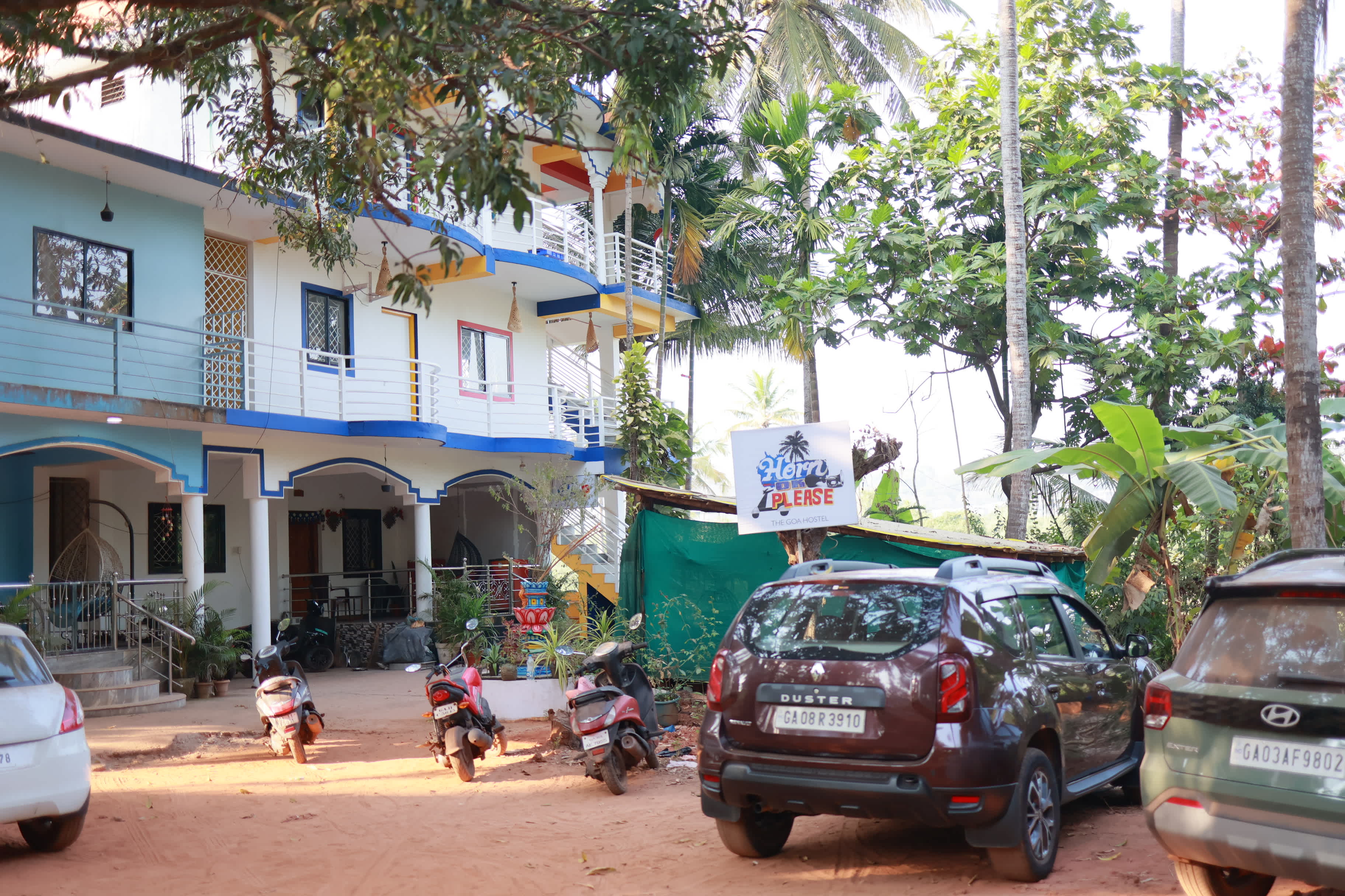 Horn Ok Please Hostel Mandrem - Goa