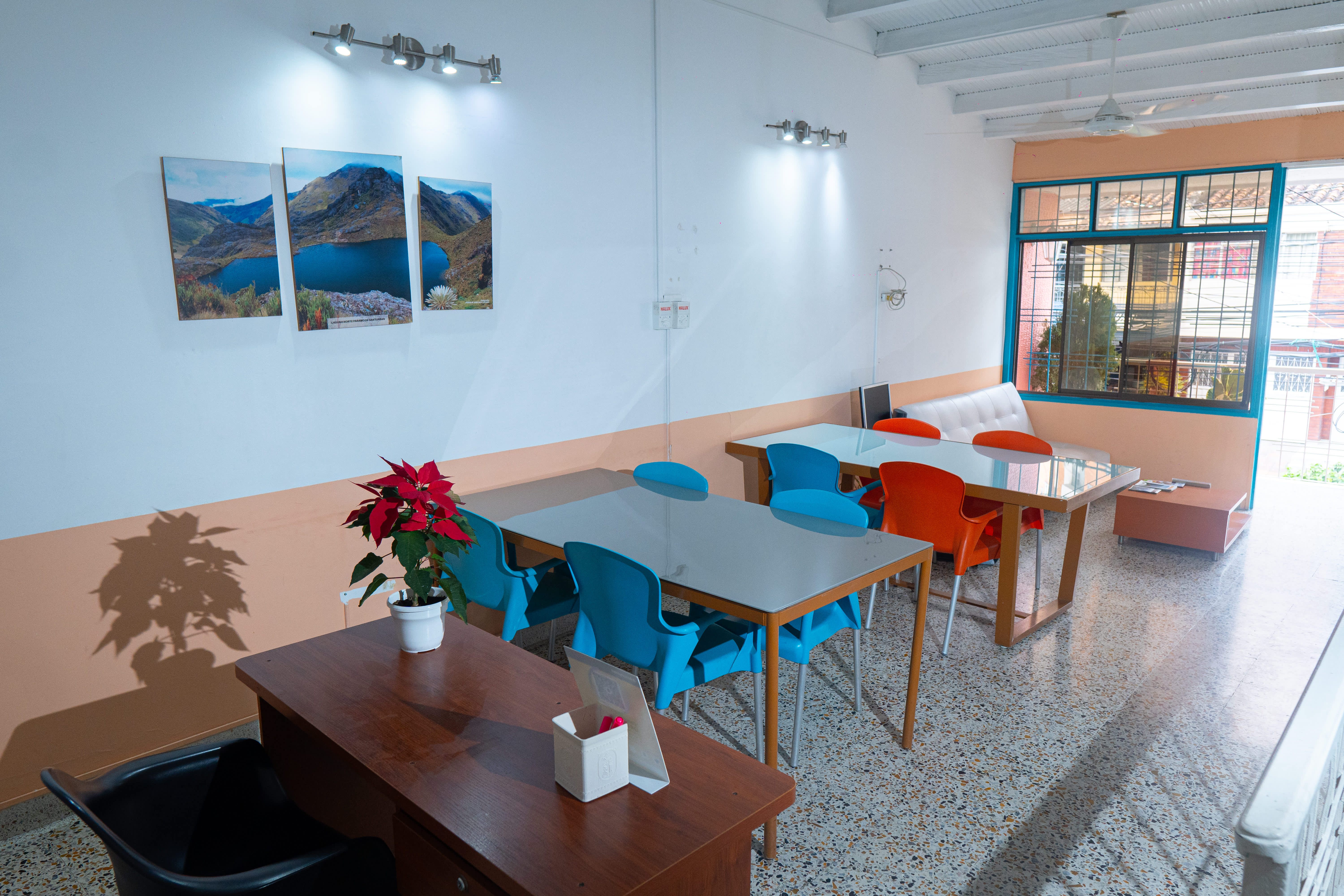 Casa De Pinos Hostal - Bucaramanga