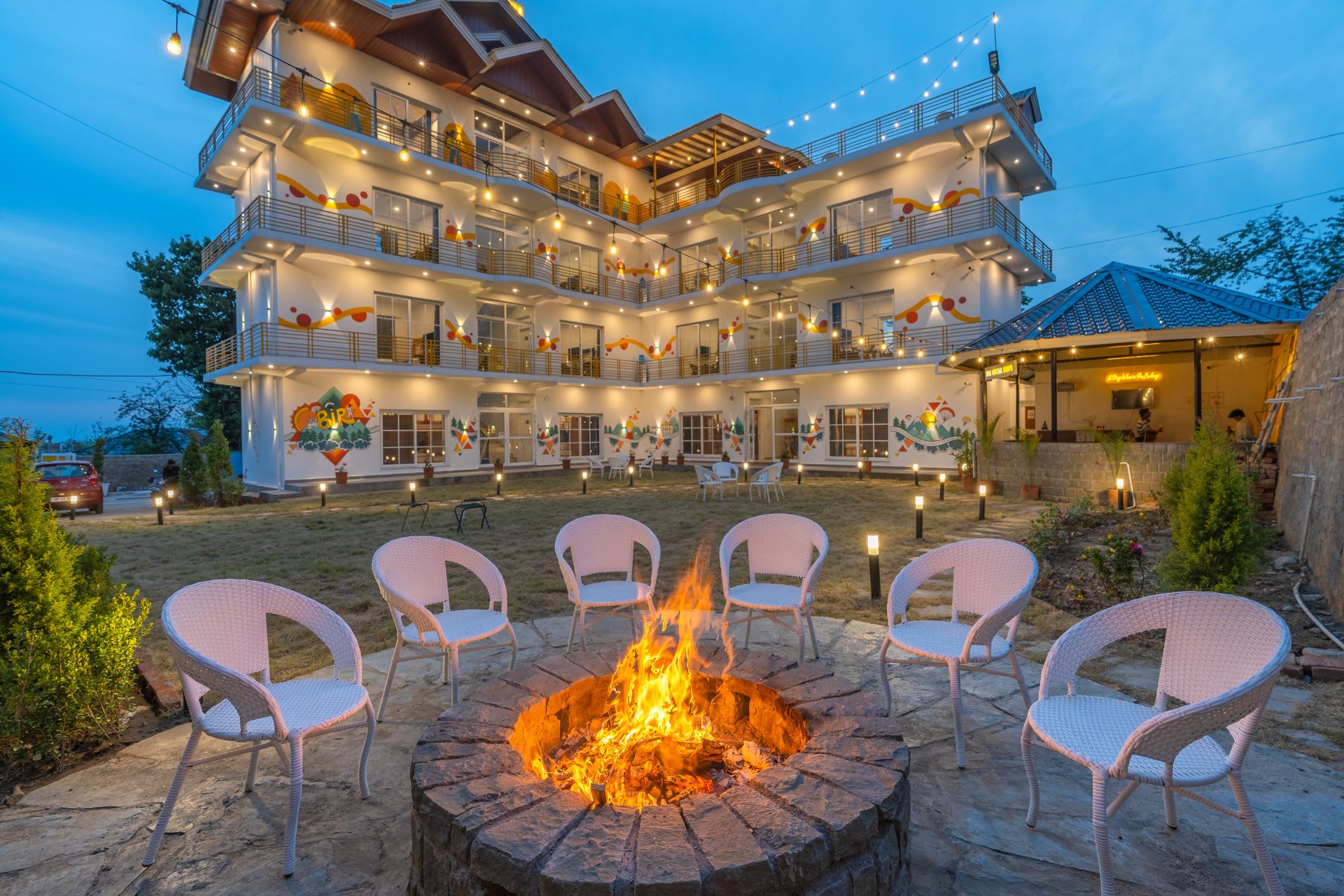 The Social Stays Bir (Formerly Artbuzz) - Bir