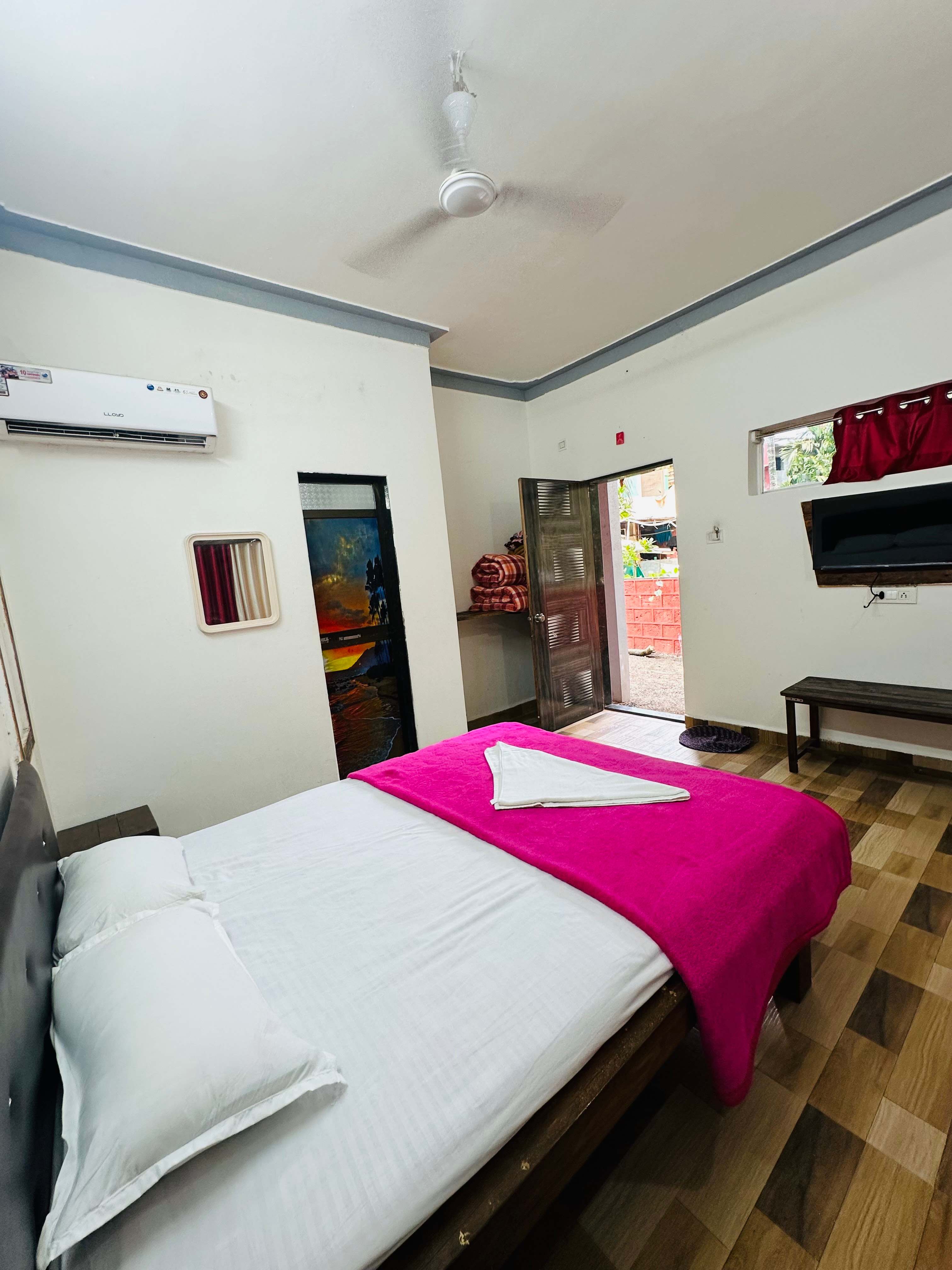 A Ghule Patil Family Beach Resort - Diveagar