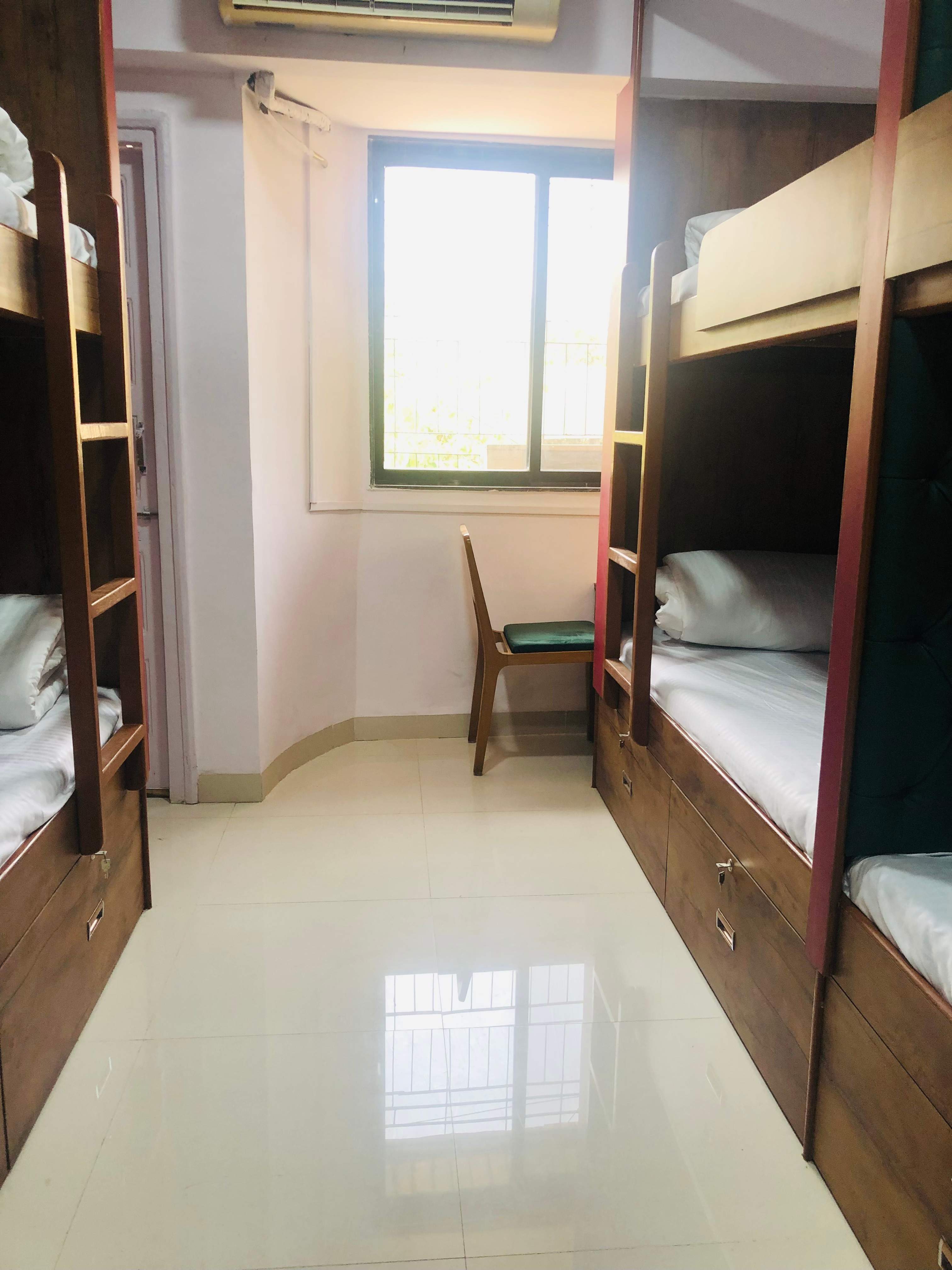 Everest Stays Rooms And Dormitory - Mumbai