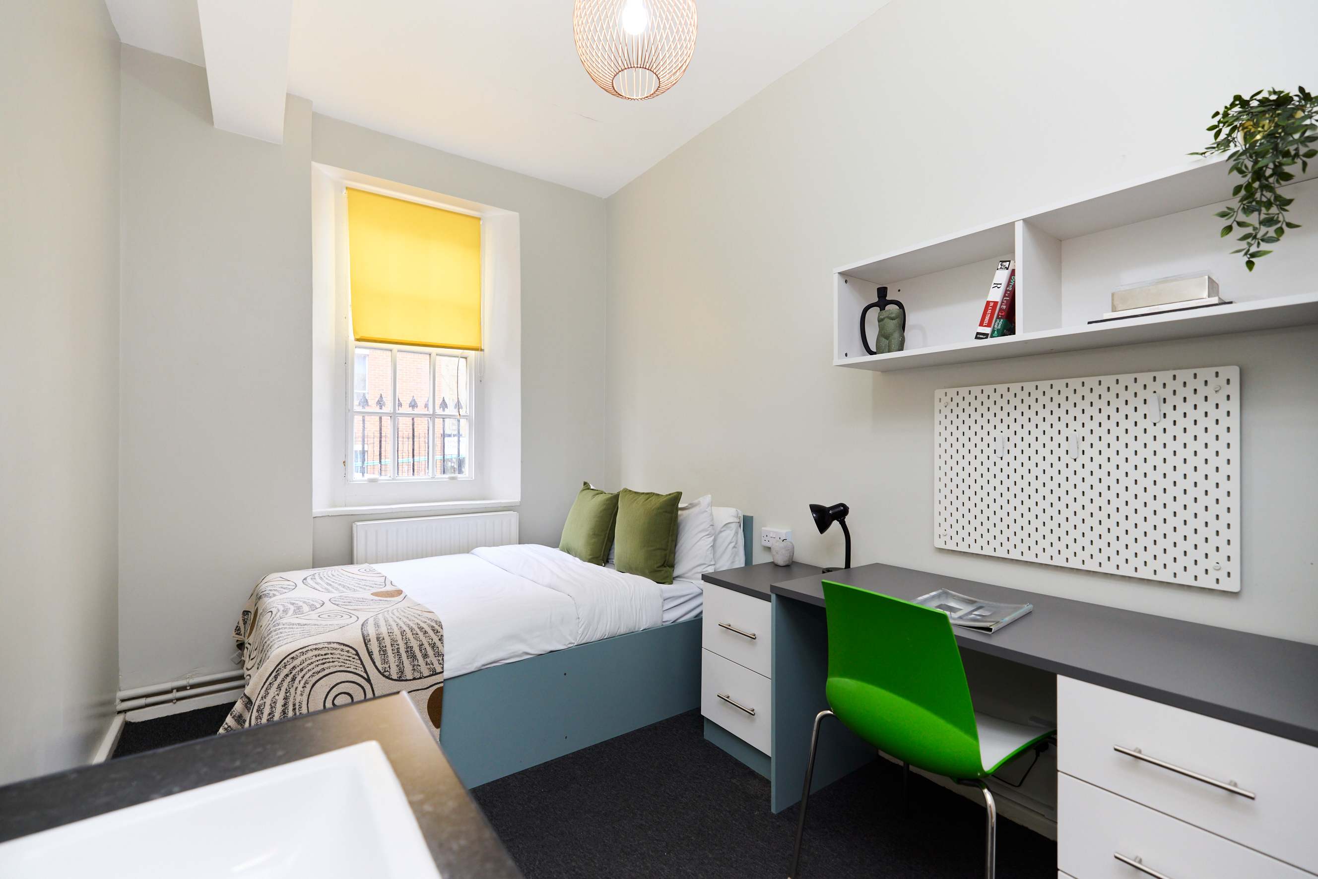 Louise House Summer Youth Accommodation - London