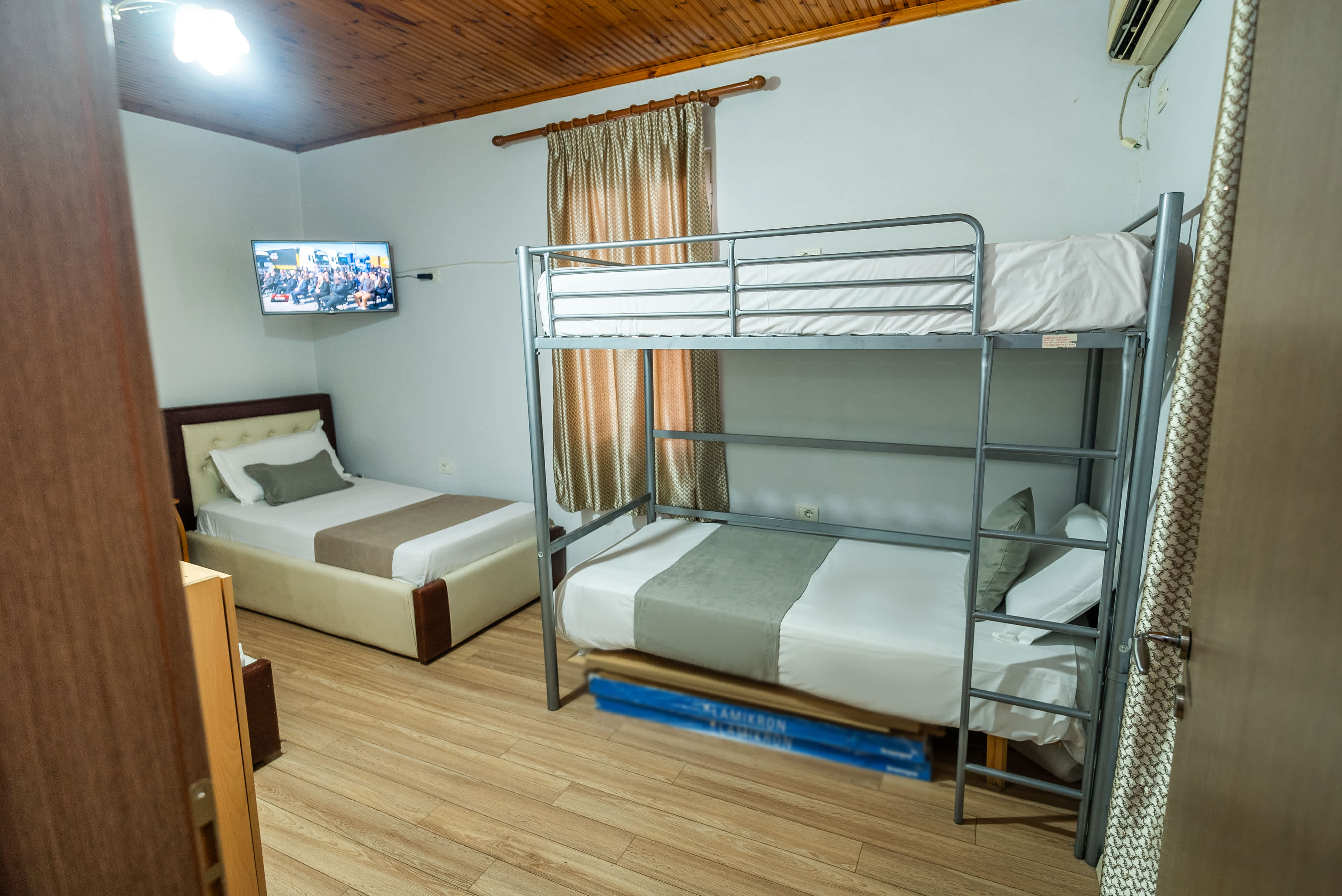 Eden Hostel - Tirana