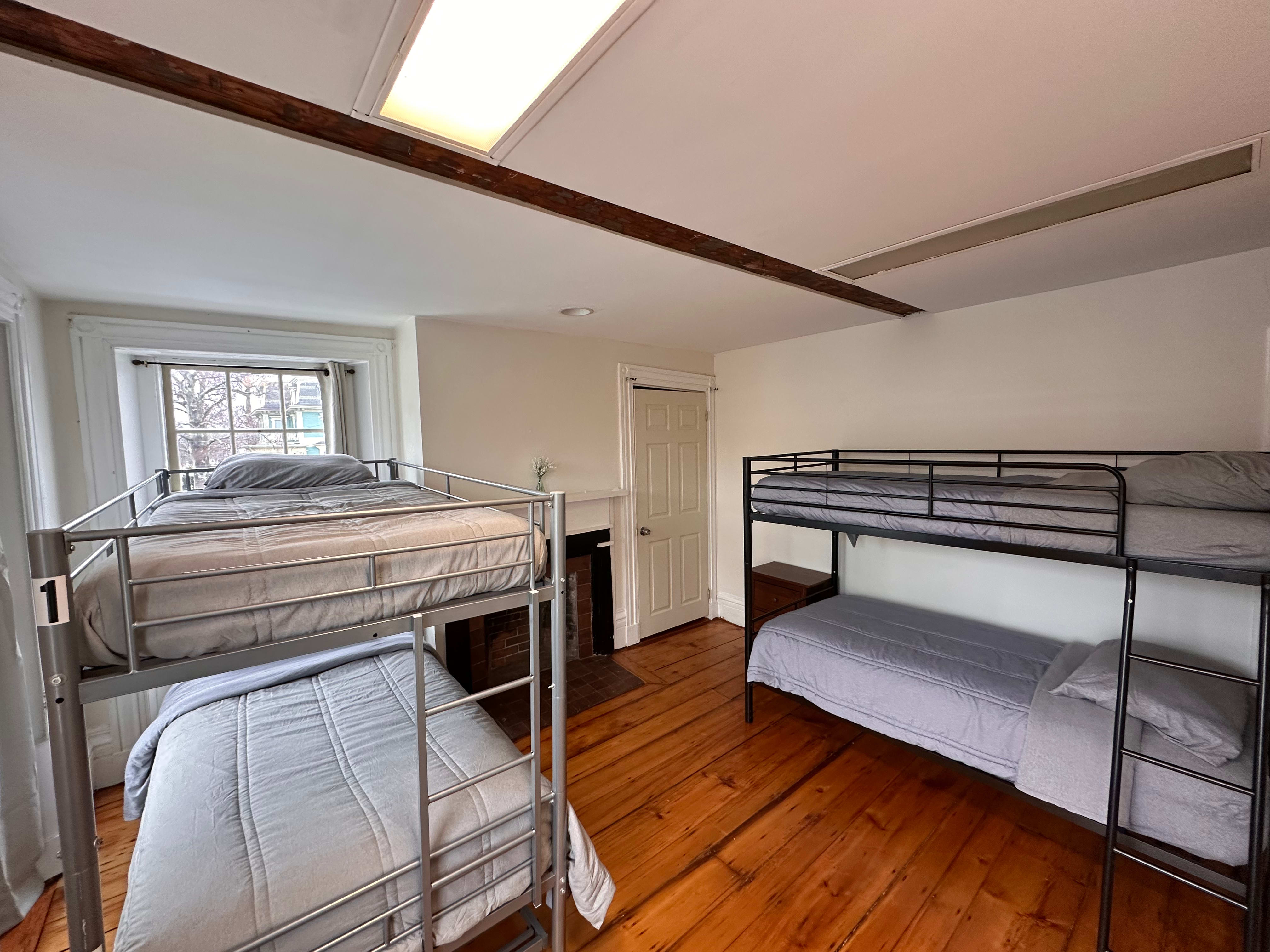 L&r Hostel - Massachusetts