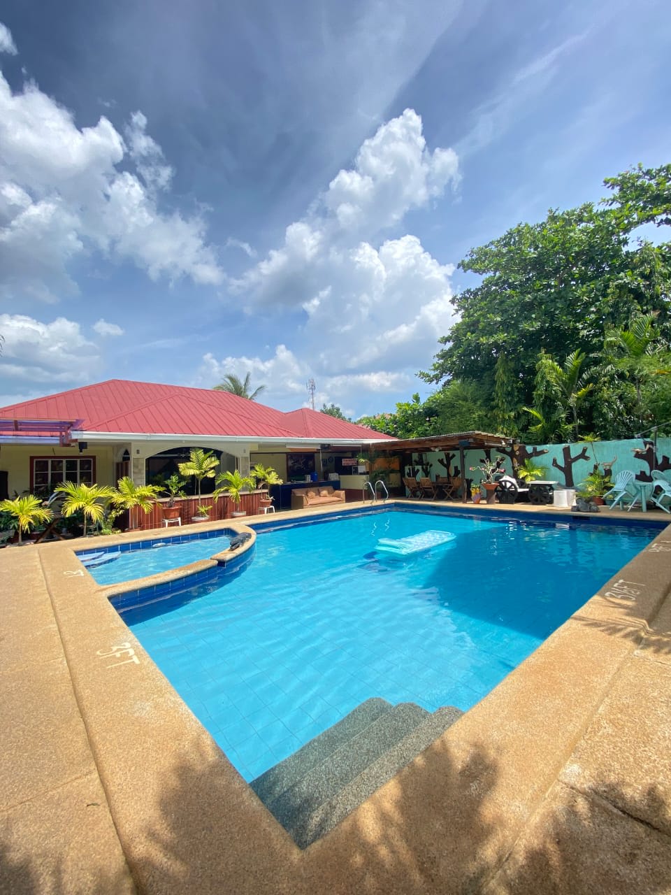Salty Crocodile Bed And Breakfast - Puerto Princesa